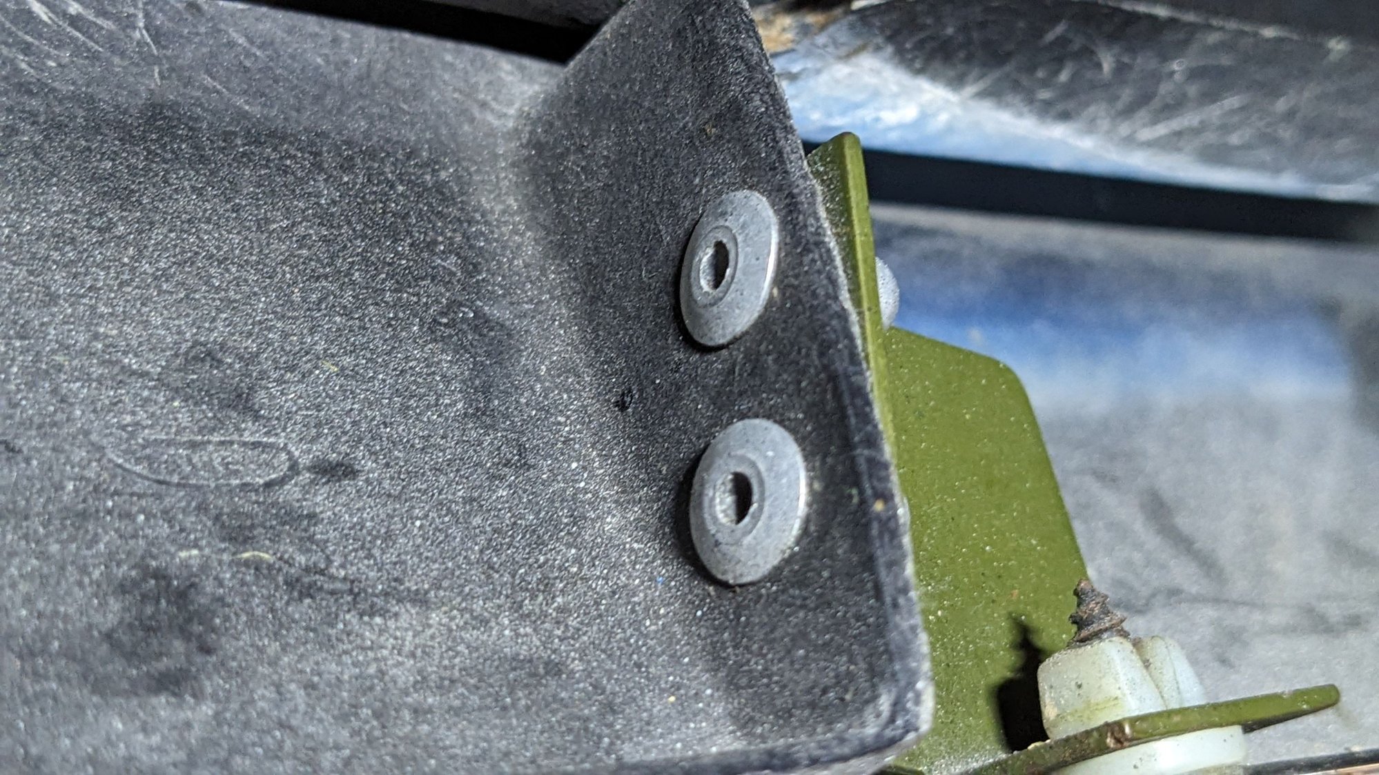 C2 How To Remove 1963-67 Rocker Molding Mount Bracket - Front Rivets To ...