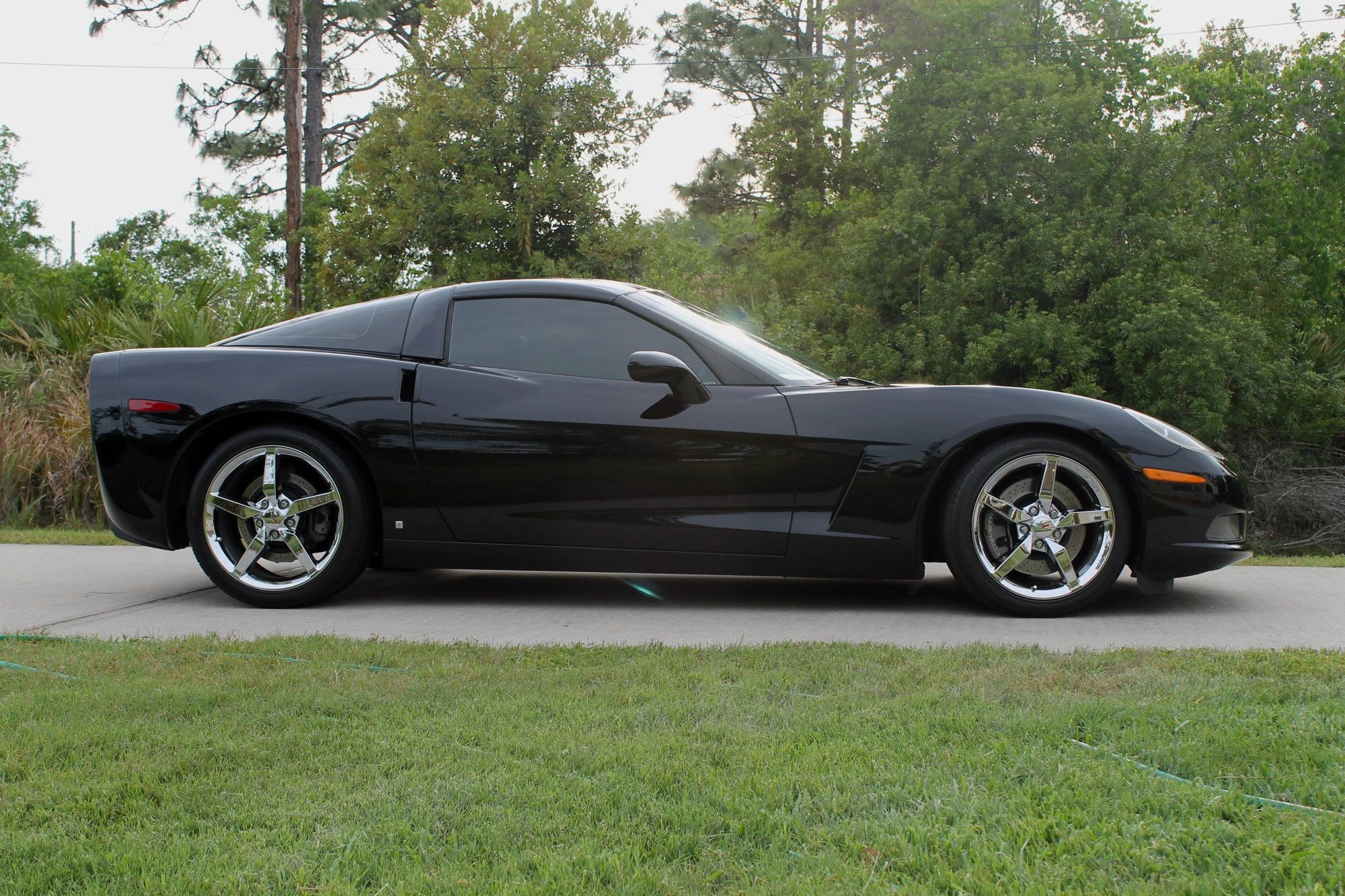 C7 oem wheels on the base C6, same size/offset, anyone have pics ...