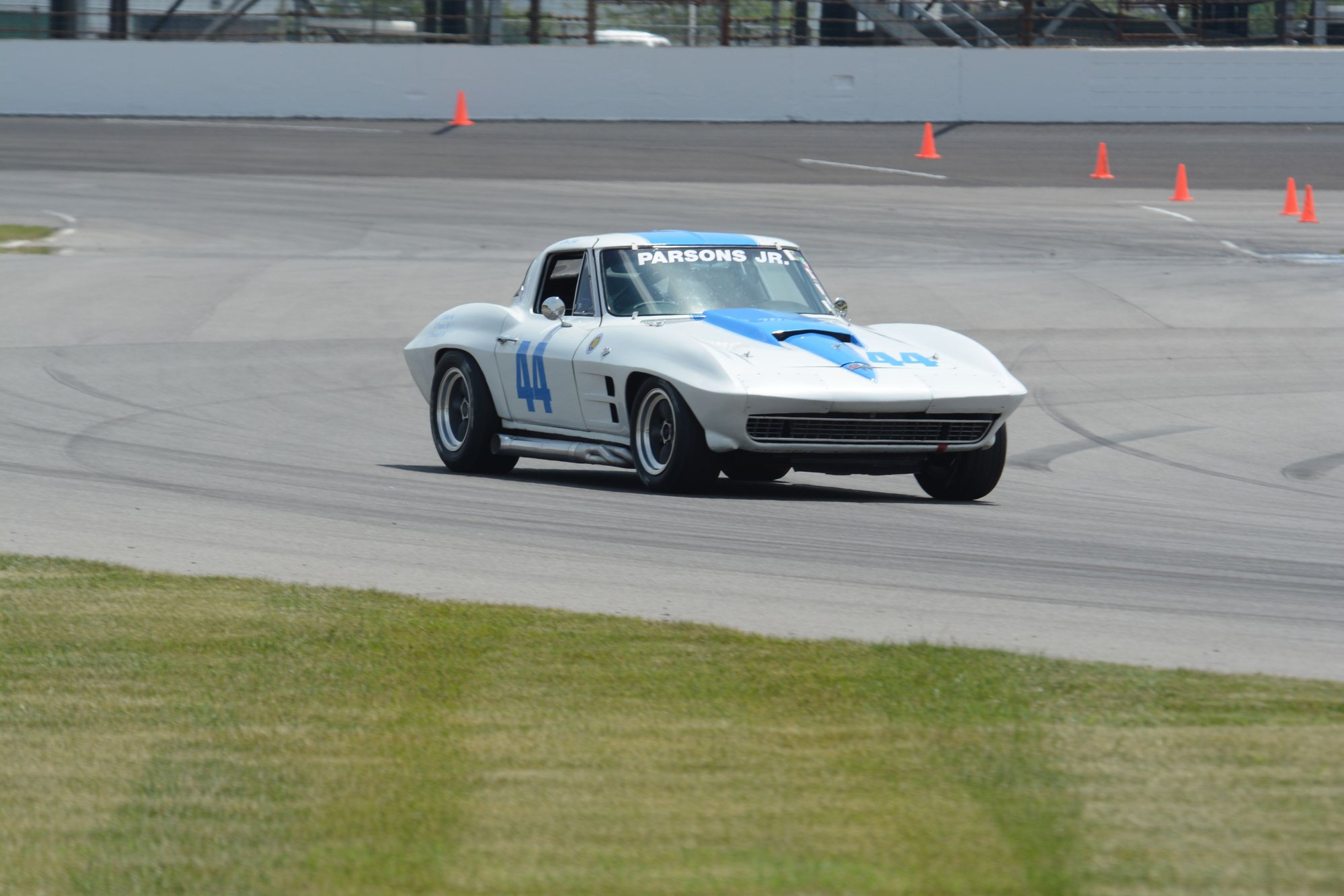 Pictures from the SVRA Indy vintage races - CorvetteForum - Chevrolet ...