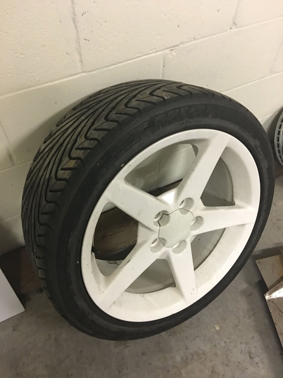 FS (For Sale) White powdercoated 5-Star C6 wheels and tires ...