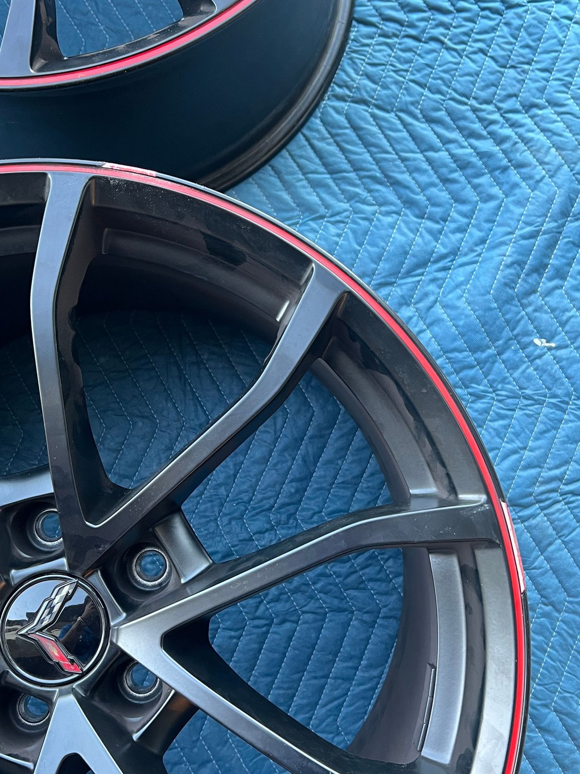 FS (For Sale) C7 Grand Sport Rims Black with red outline ...
