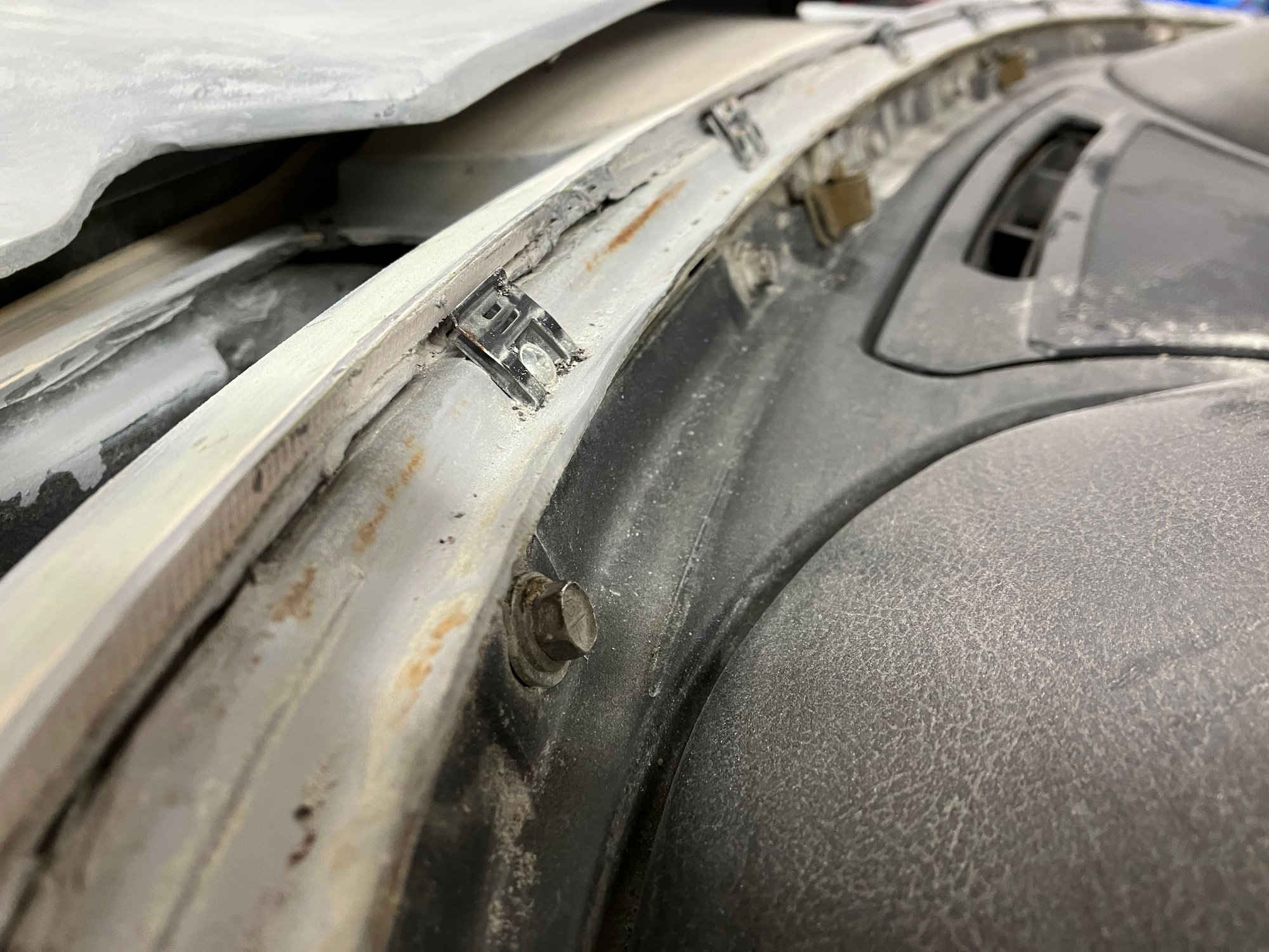 Windshield trim clips - CorvetteForum - Chevrolet Corvette Forum Discussion