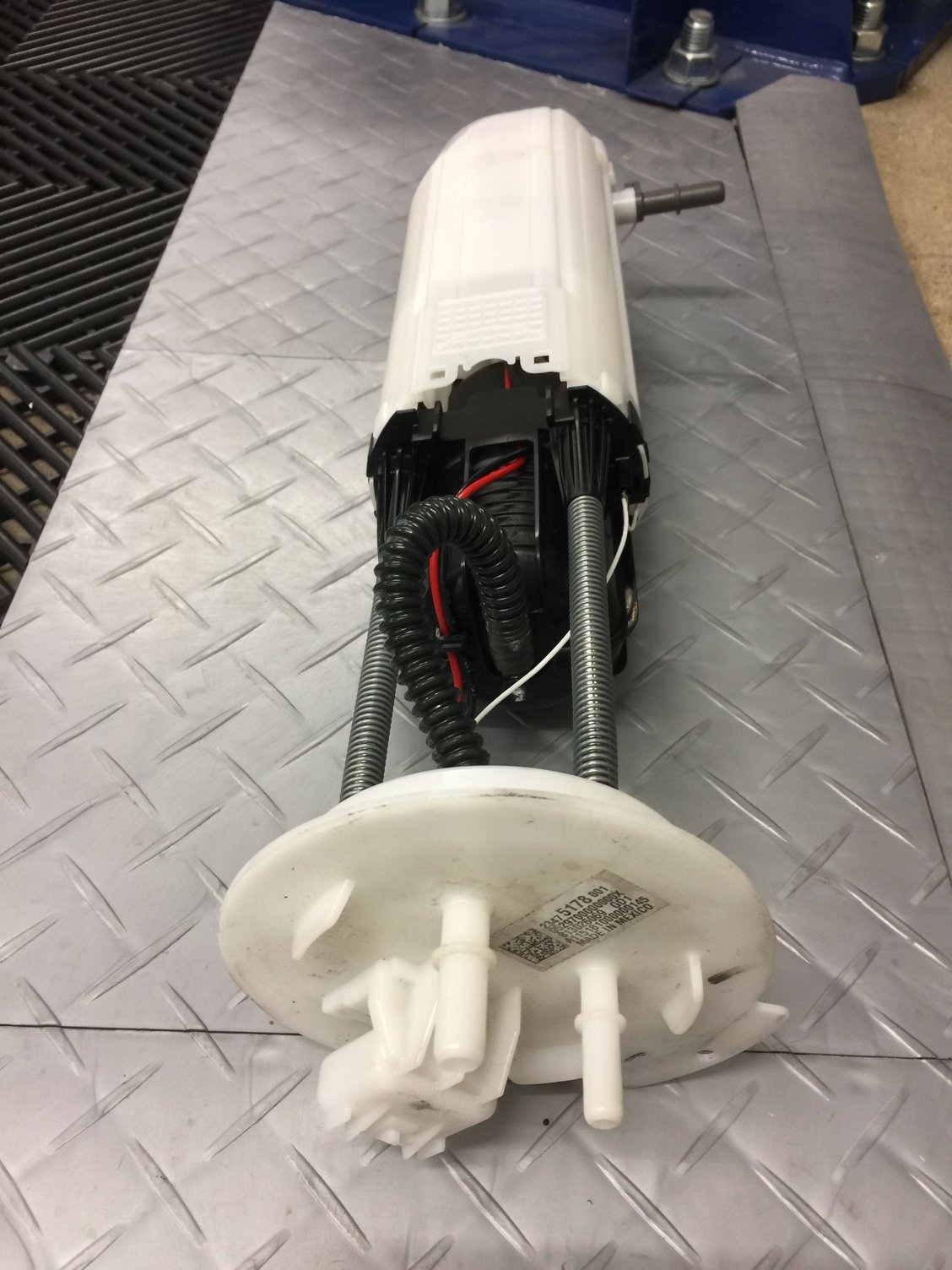 FS (For Sale) LT4 C7 Z06 Low Pressure Fuel Pump/Hat - CorvetteForum ...