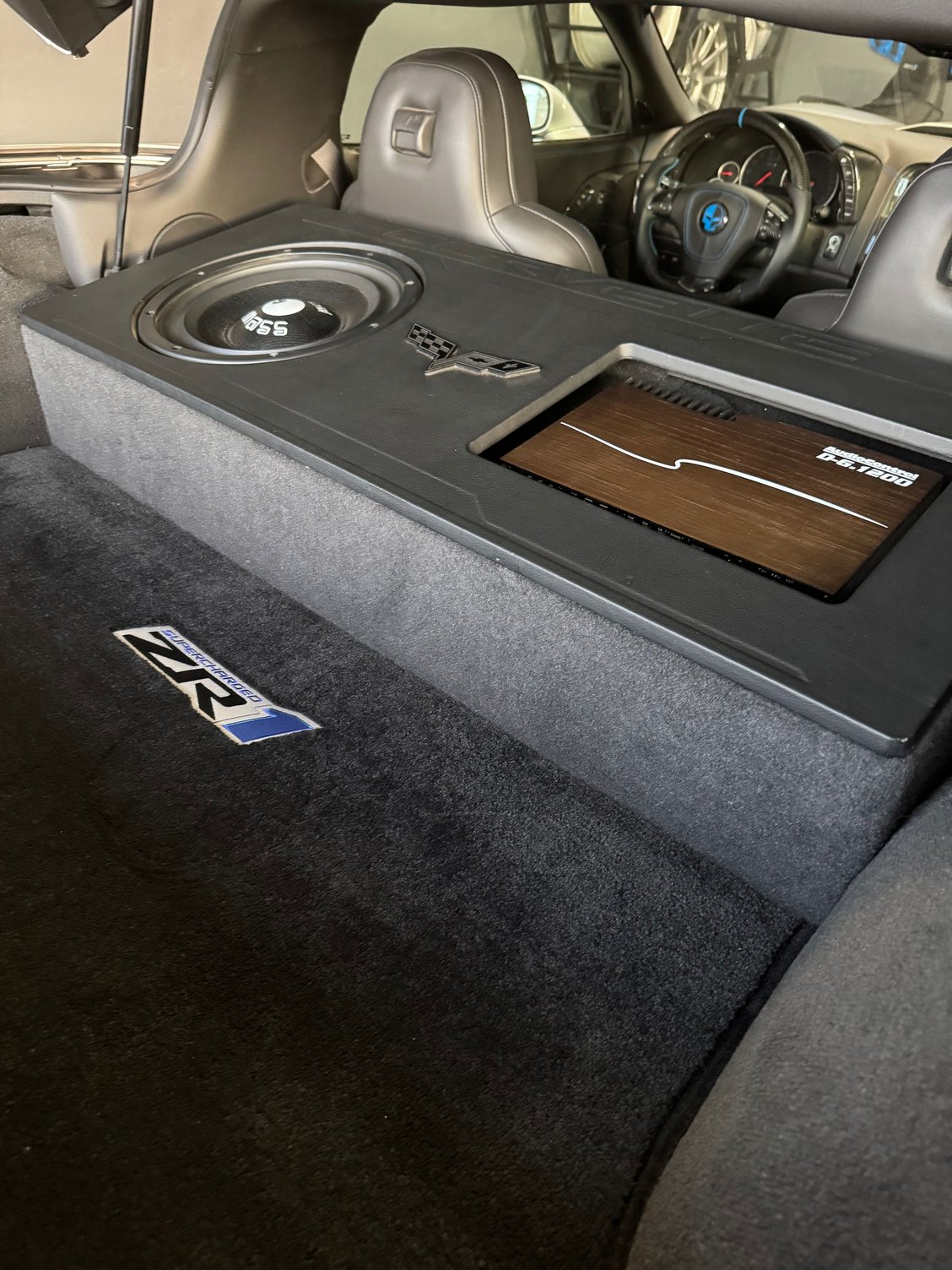 FS (For Sale) C6 subwoofer enclosure and amp rack w sub and amp ...