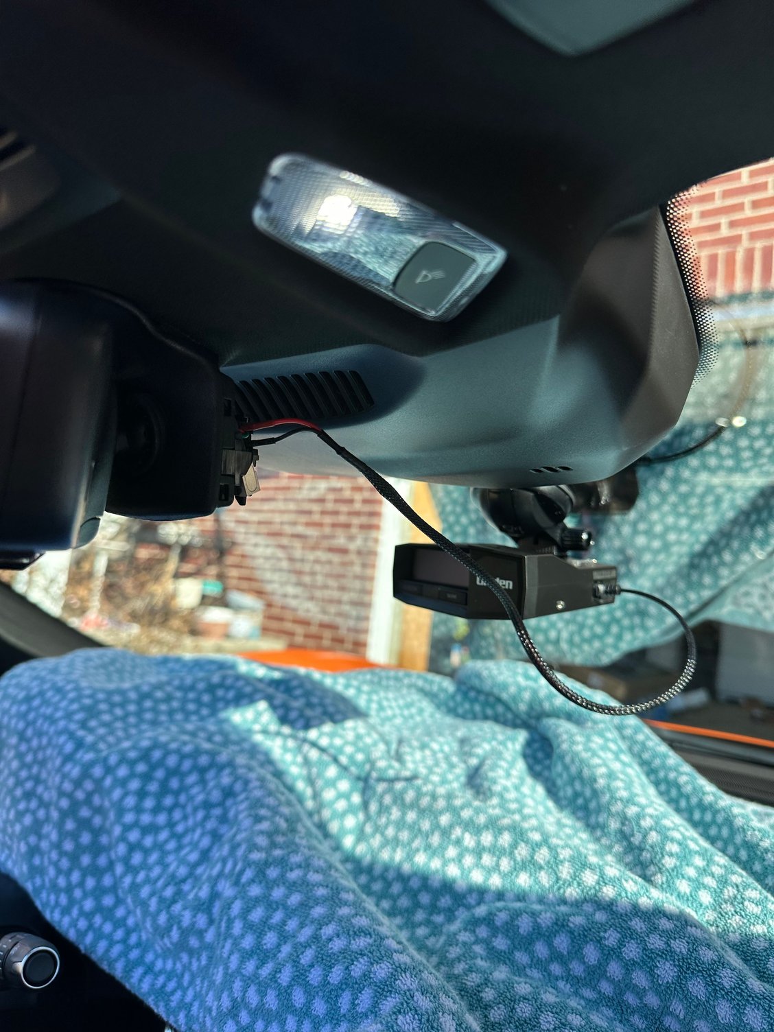 I installed my Uniden R8 on brand new C8 today - CorvetteForum ...