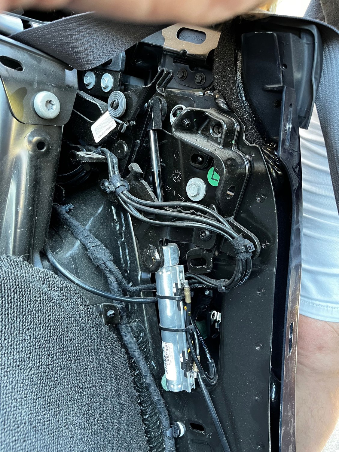 Remove door latch on C7 convertible - CorvetteForum - Chevrolet ...