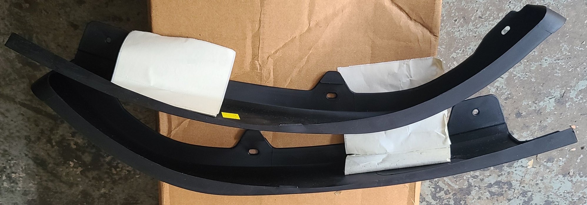 FS (For Sale) Front Bumper Outer Valance Set GM OEM 10419312 10419313 ...