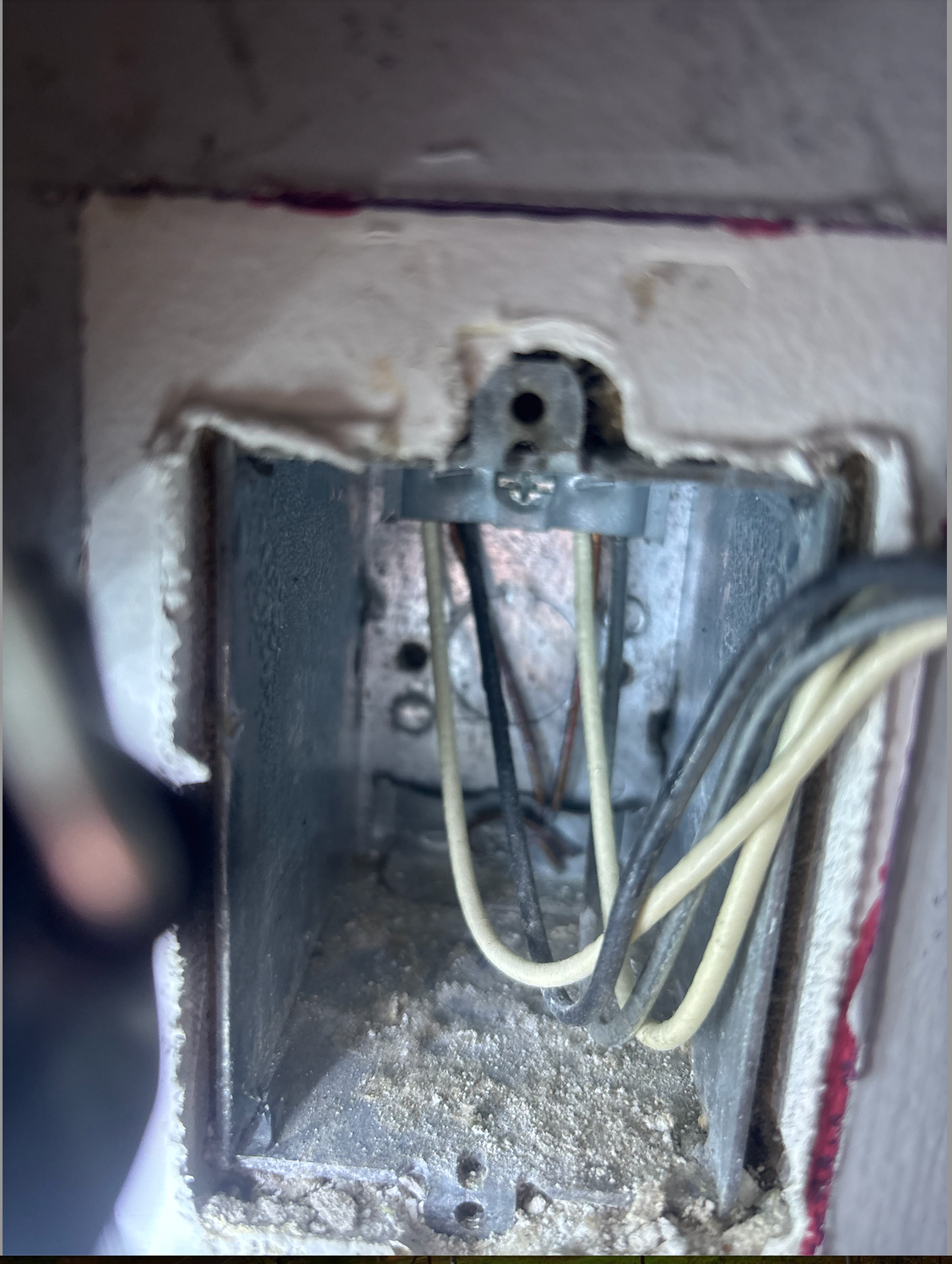 Improper Grounding Question - Outlet Receptacle - DoItYourself.com Community Forums