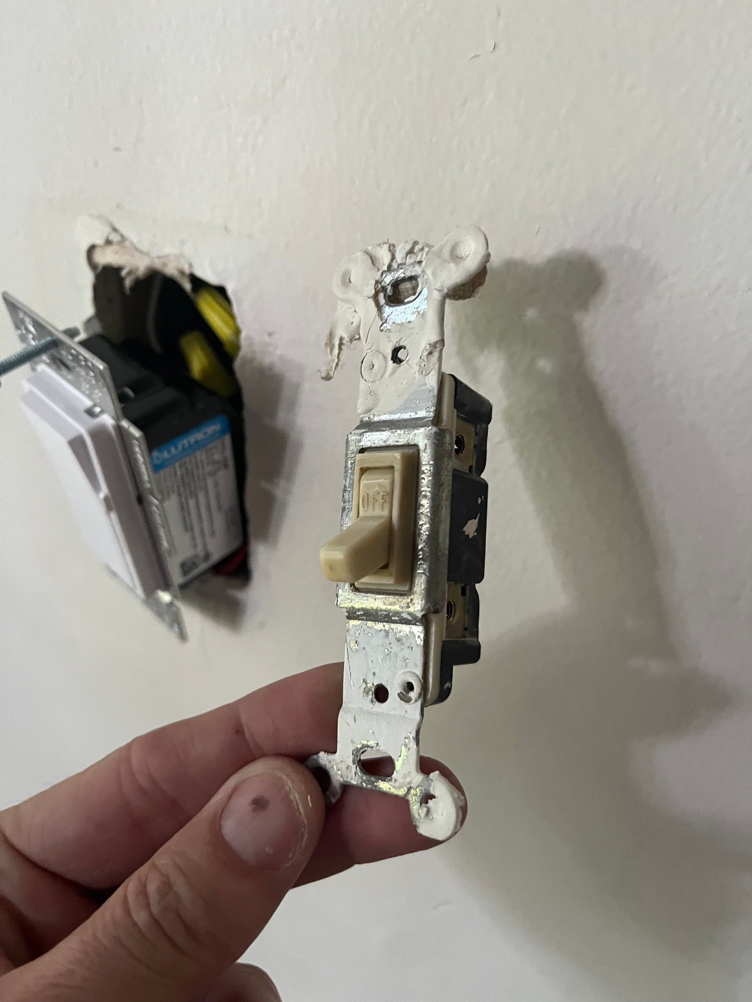 light switch NOT fitting - DoItYourself.com Community Forums