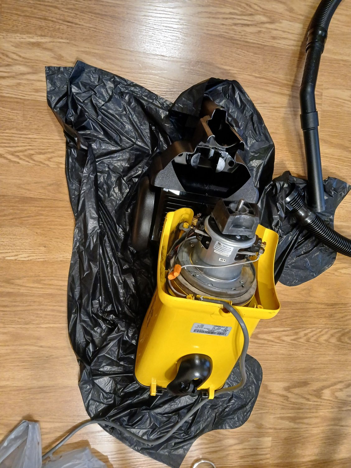 Help Get Yellow Eureka Mighty Mite Back Together - DoItYourself.com Community Forums