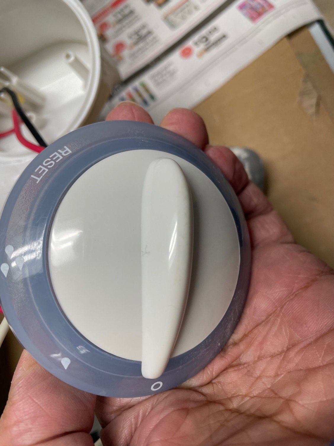 Portable Humidifier Model 975CVS -- Help in understanding circuit ...