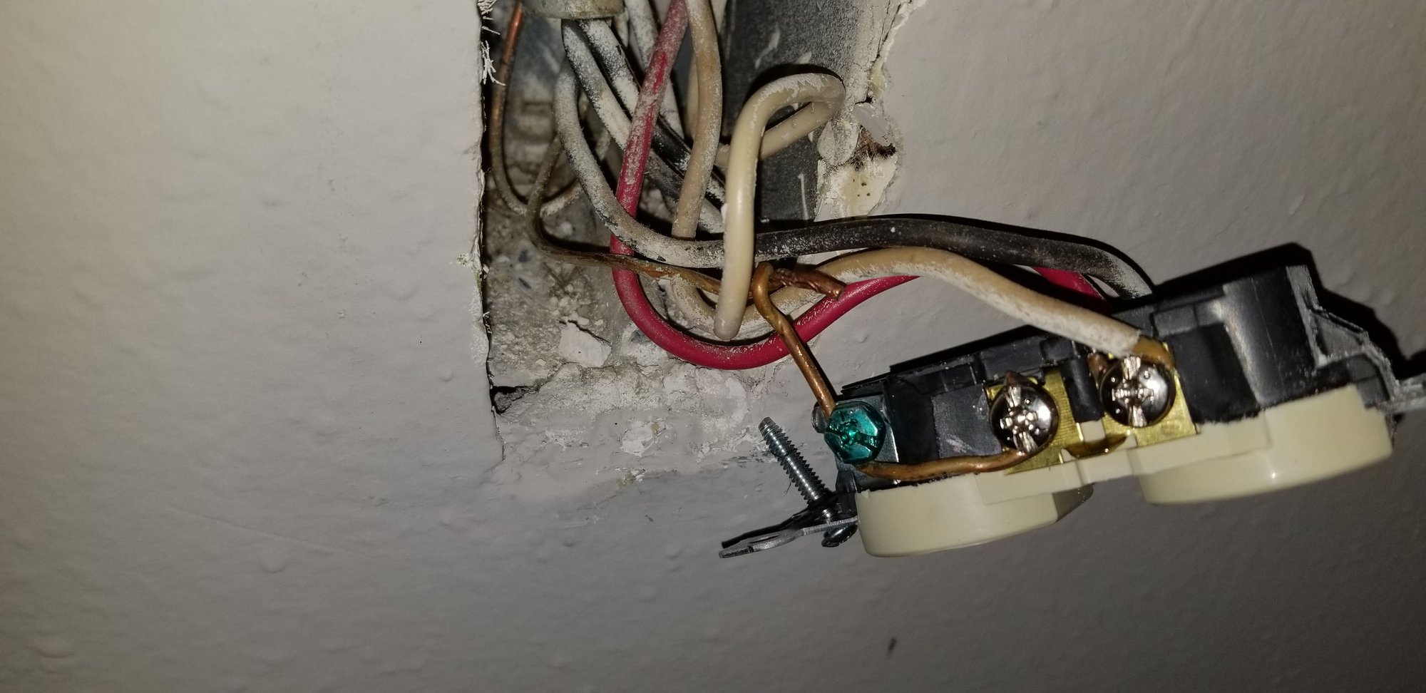Apartment Complex, Questionable Outlet Wiring... - DoItYourself.com ...