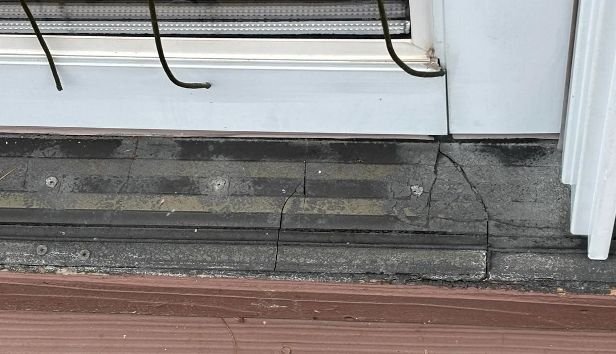 Cracking threshold / sill on 40? year old Andersen 3 panel door ...