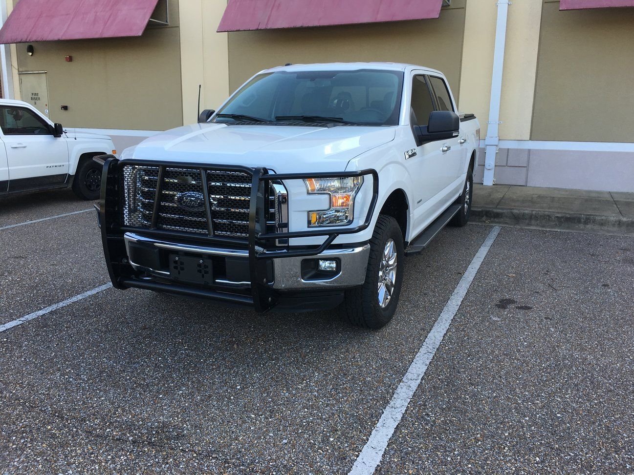 Ranch Hand legend brush guard/extang tonneau cover/tool box - Ford F150 ...