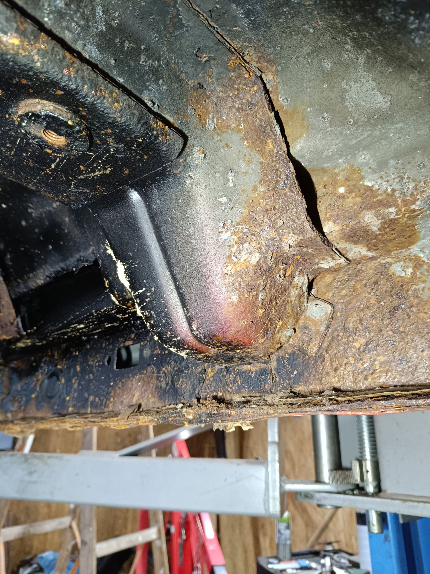 Cab Crossmember Rust - Ford F150 Forum - Community of Ford Truck Fans