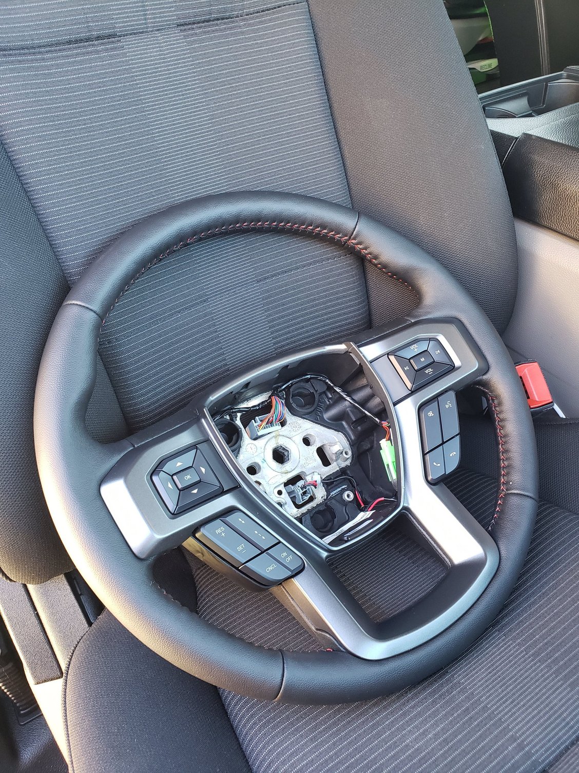 Is this steering wheel heated? - Ford F150 Forum - Community of Ford ...