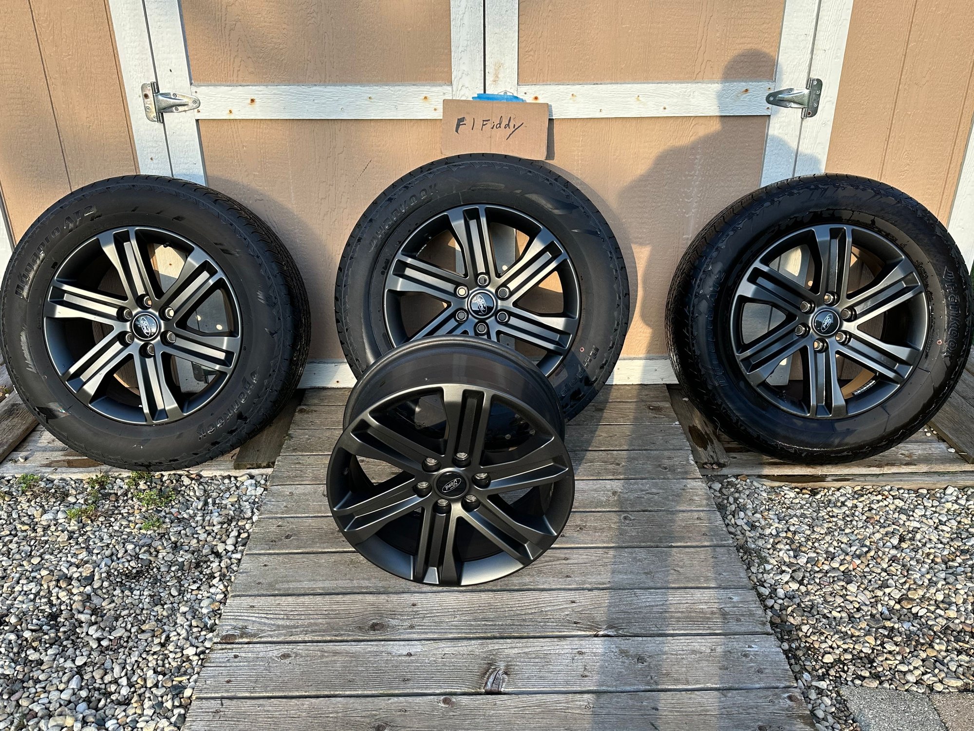 North Central Barn find, 4 lariat rims, 3 tires - Ford F150 Forum ...