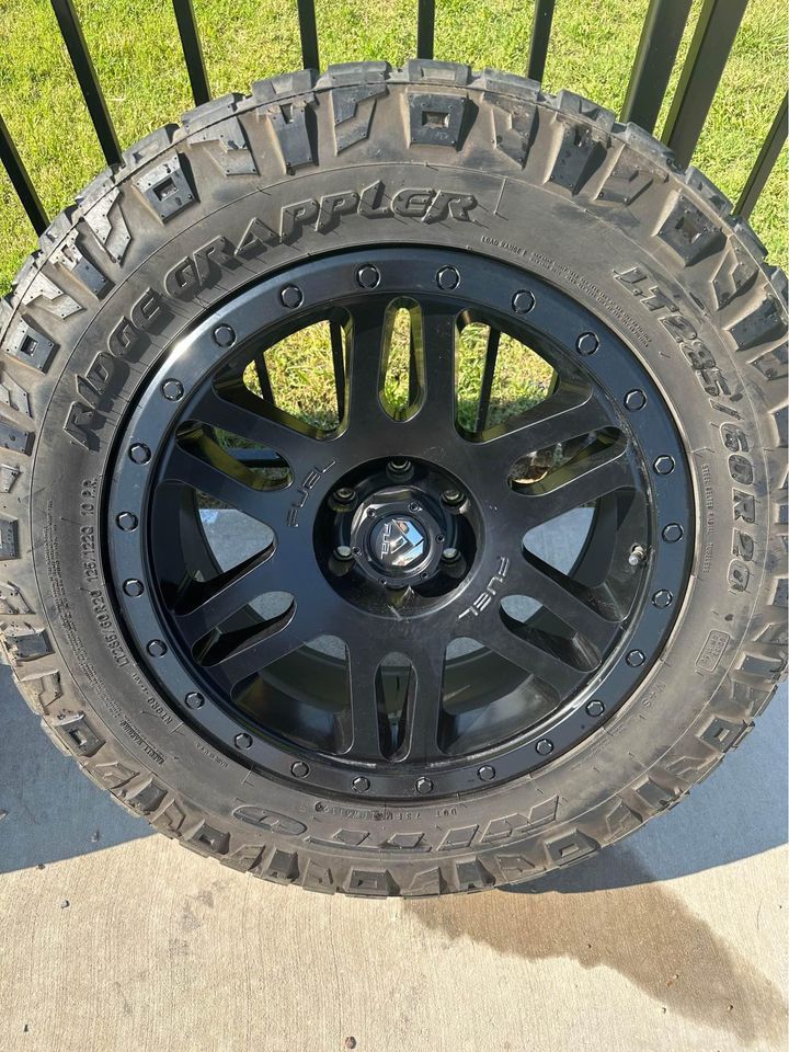 Texas Fuel Vector 20x9 0mm w/ 33" Nitto Trail Grapps - Ford F150 Forum ...