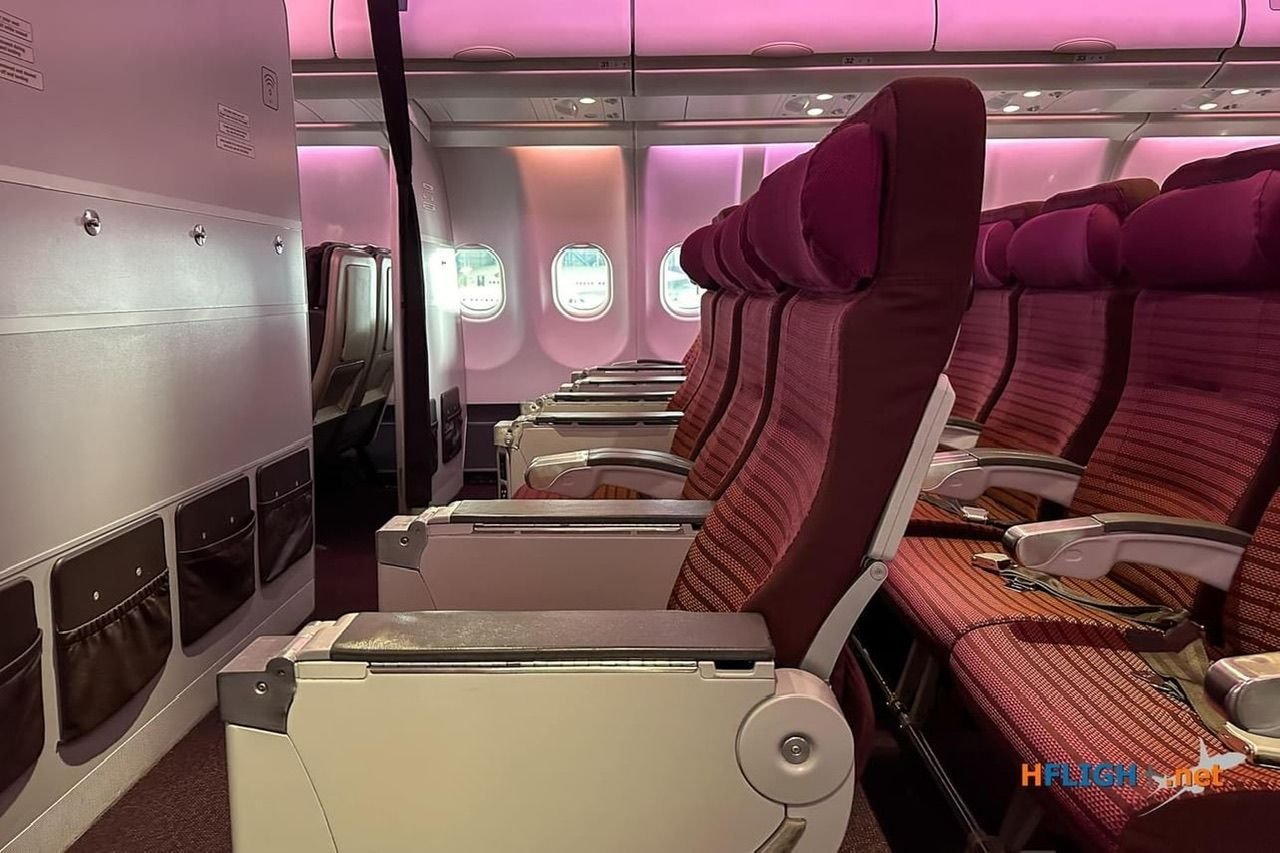 THAI to reteo-fit the 77W fleet, including with PE - FlyerTalk Forums