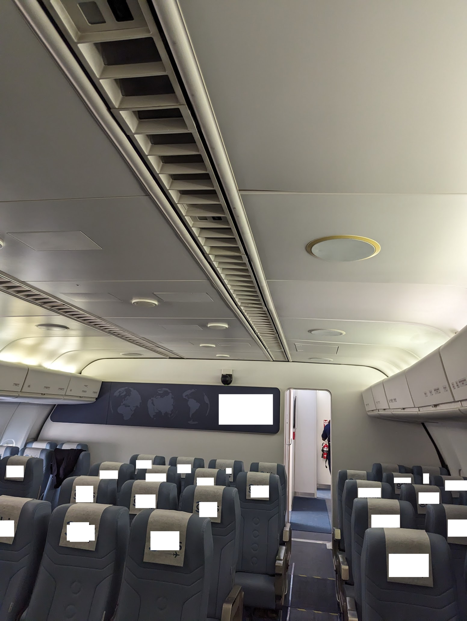 UA 767-300 N641UA structural damage after hard landing (has returned to ...