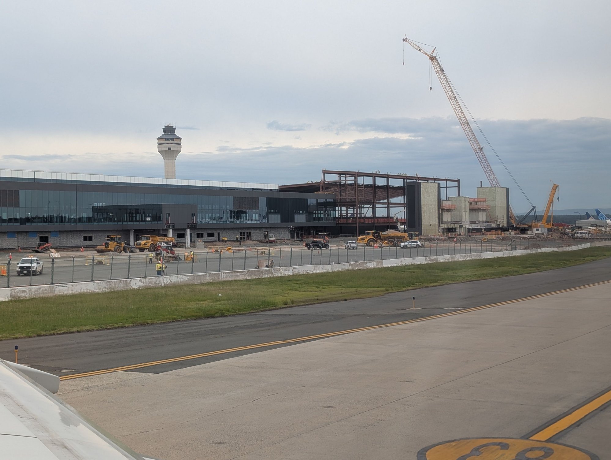 Plans to rebuild the UA concourse (C and D gates & UX terminal) at IAD ...