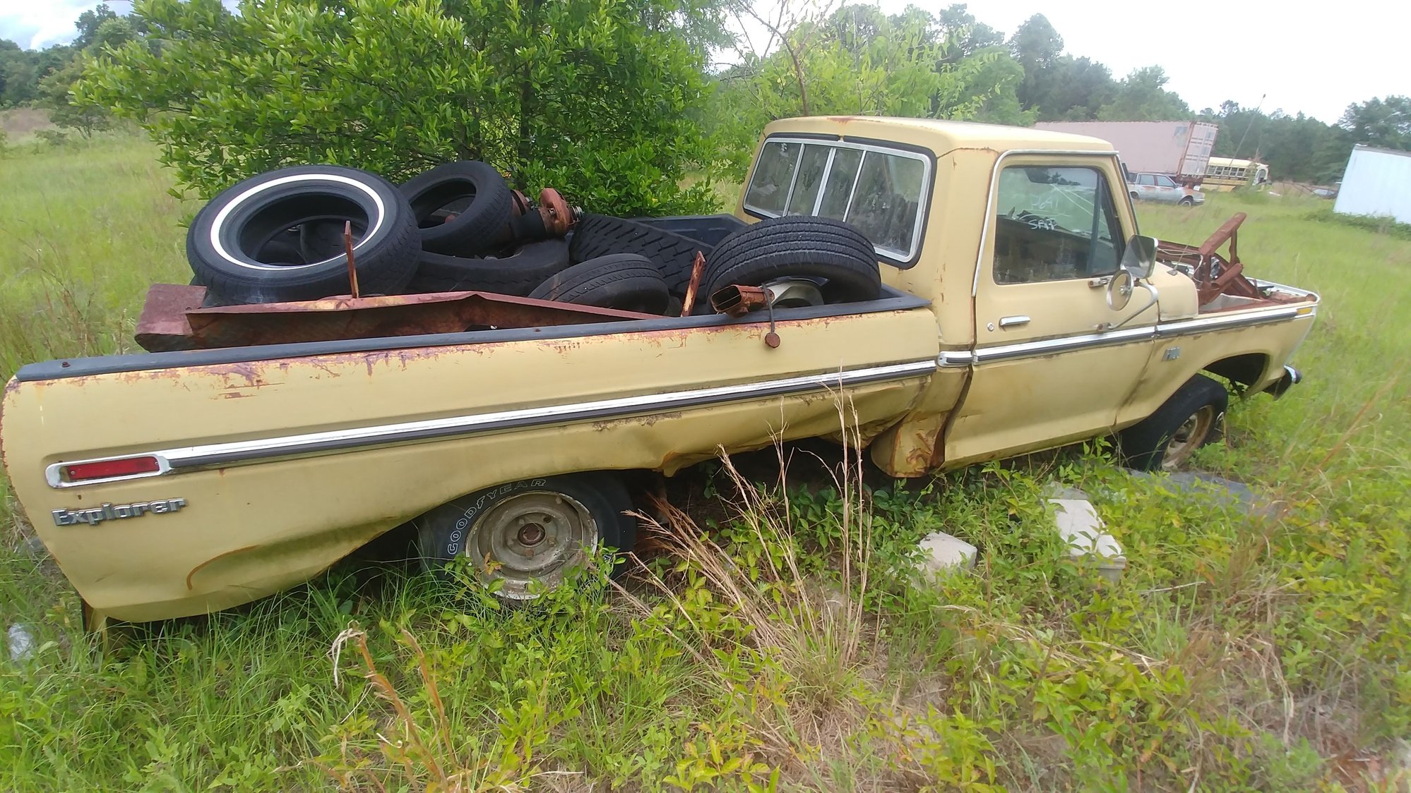 Wrecked 73? F100 explorer - Ford Truck Enthusiasts Forums