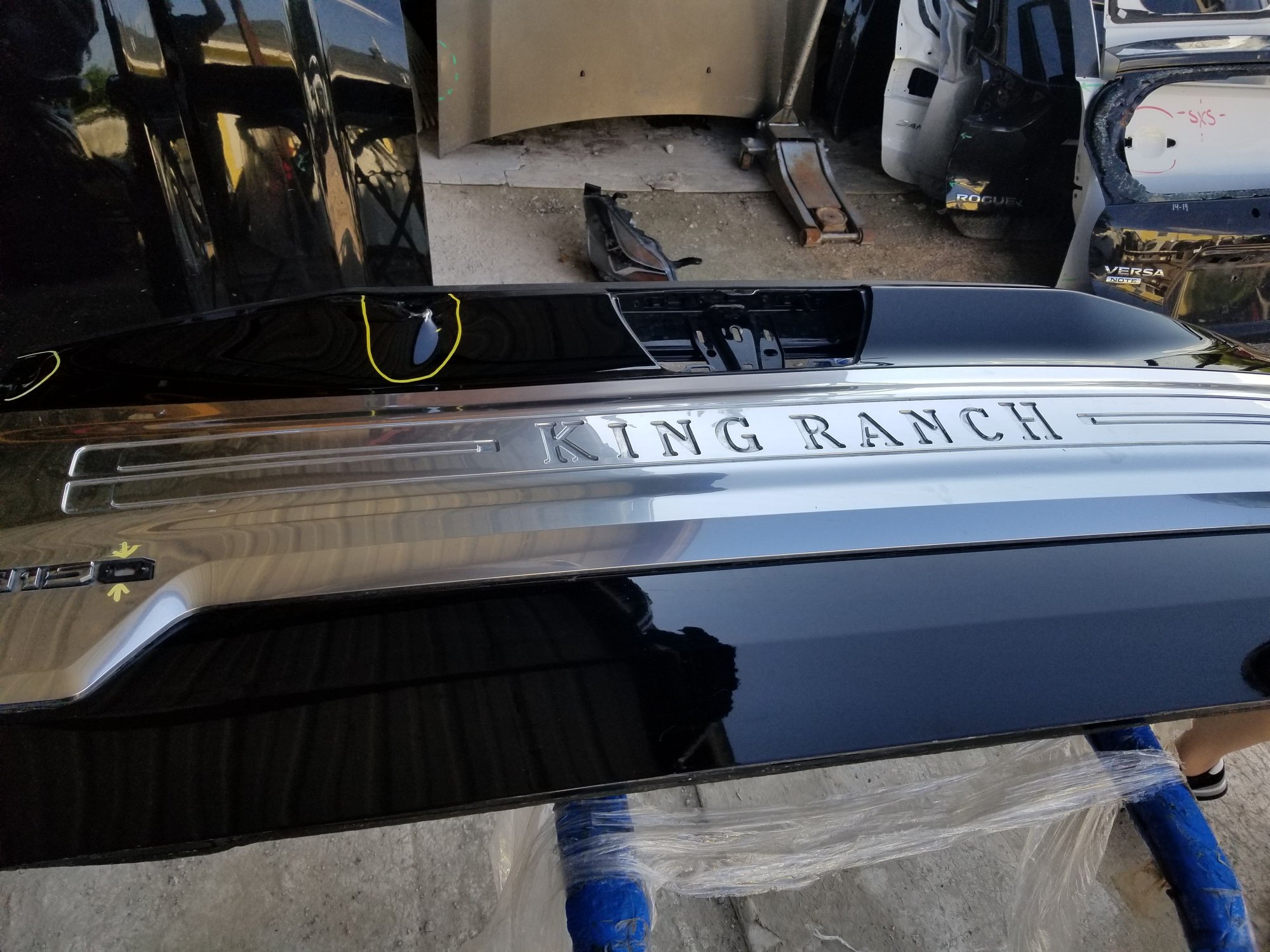 Platinum tailgate painted finally - Ford Truck Enthusiasts Forums