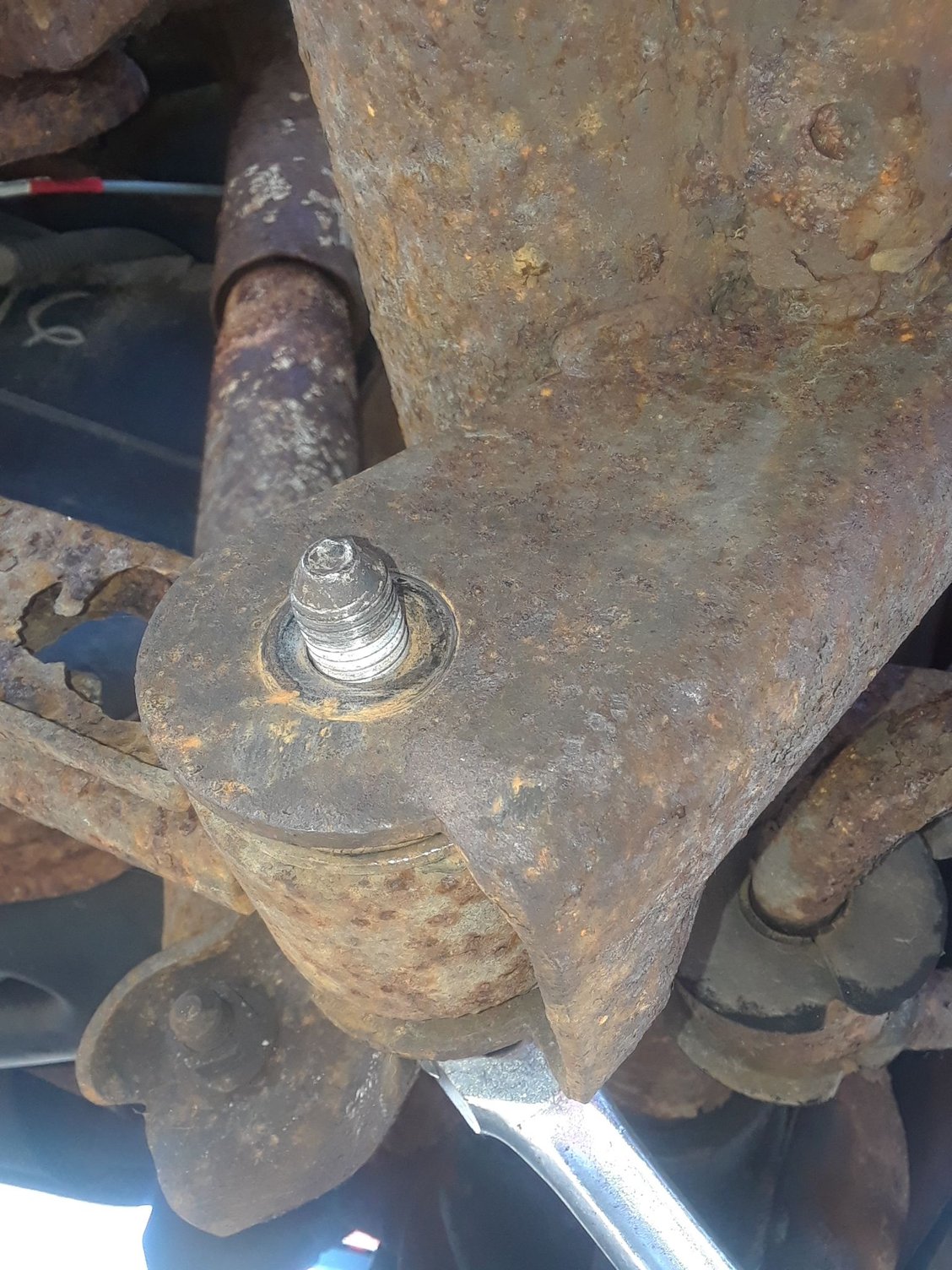 Tips and Tricks for seized bushing bolts in trailing links - Ford Truck ...