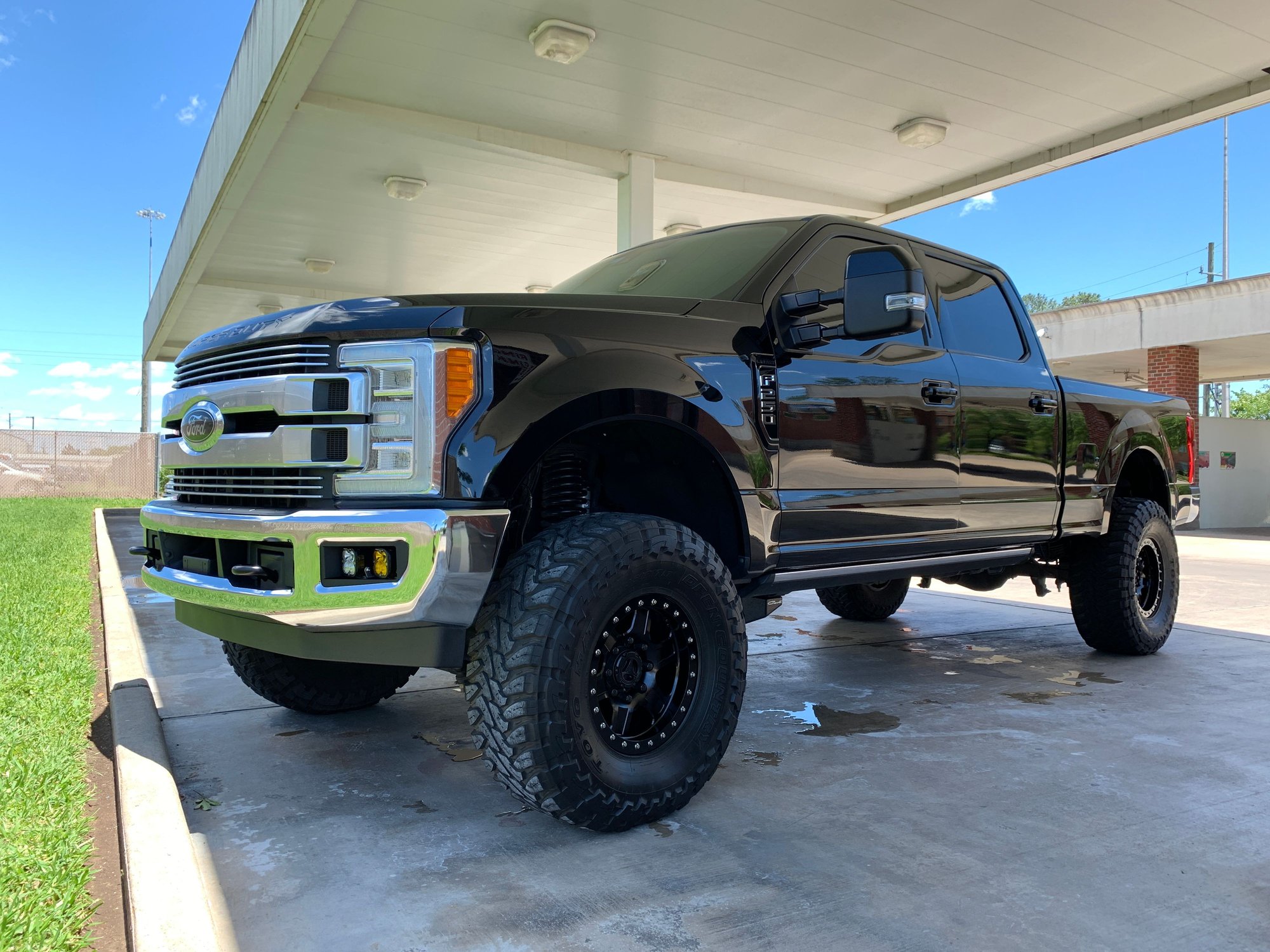 Lifted 2017 F250 with 37's Pics - Page 20 - Ford Truck Enthusiasts Forums