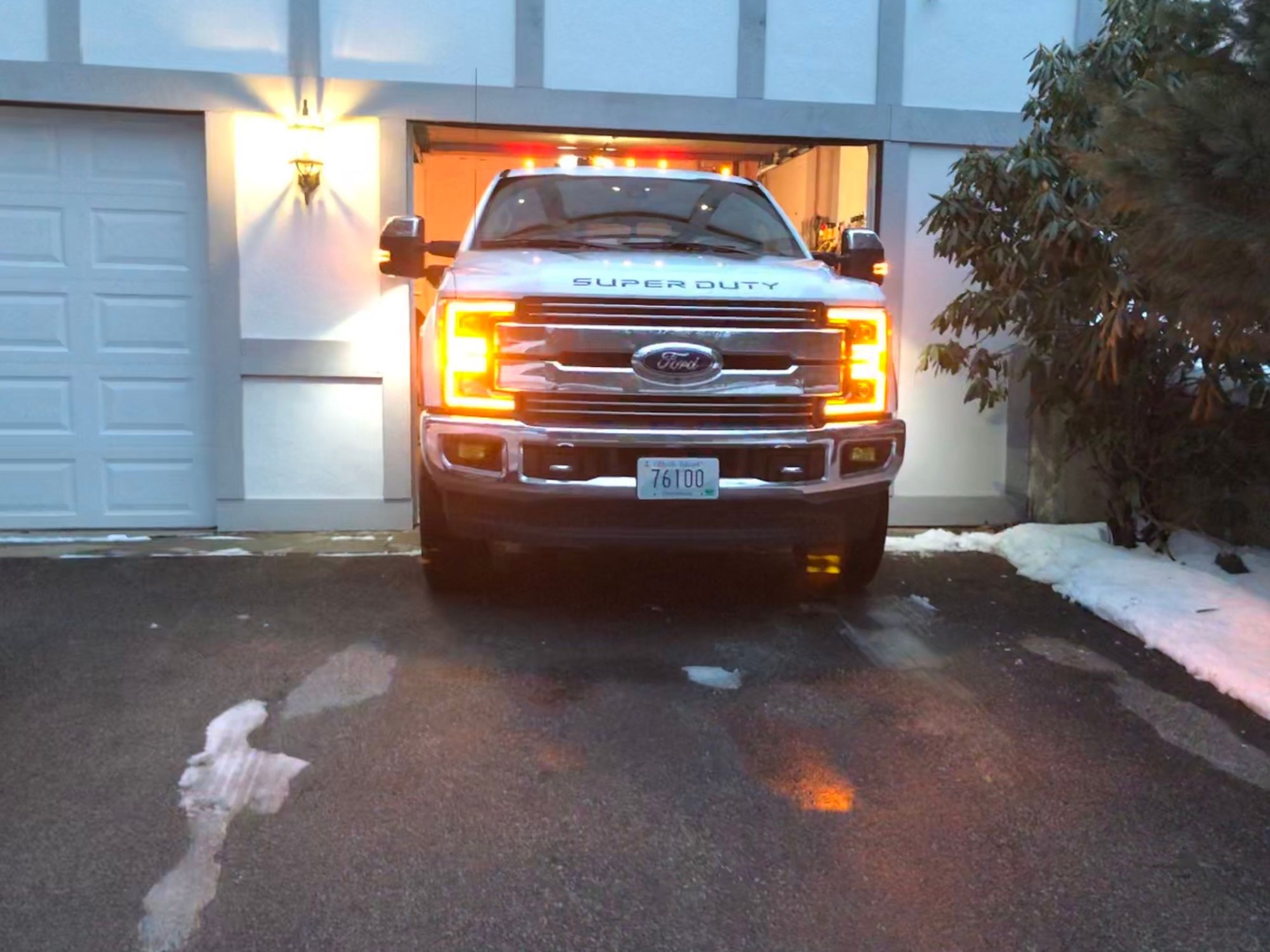 Finally installed my Anzo lights and Magnum rack. - Ford Truck ...