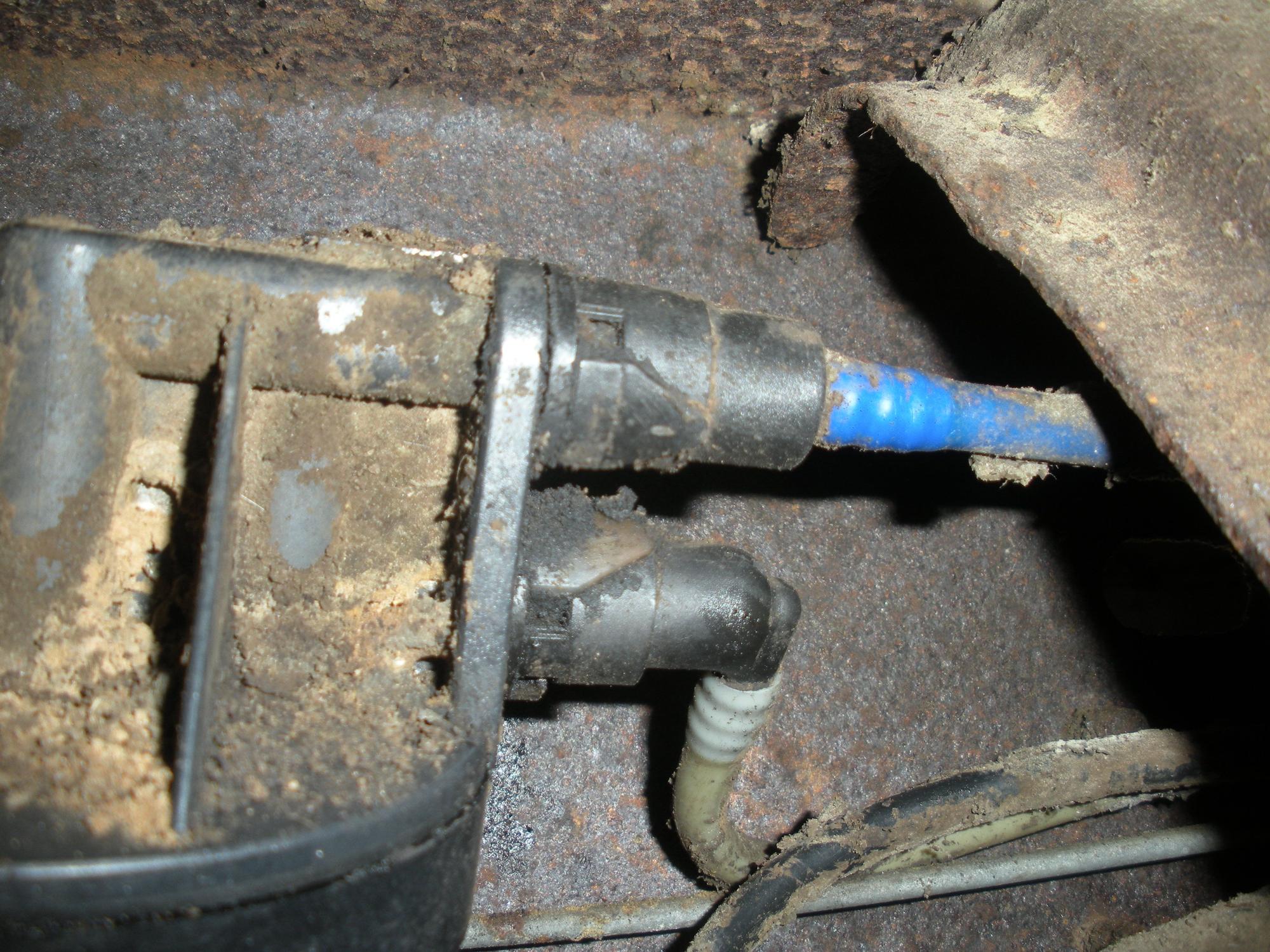 removing hard plastic fuel lines? - Ford Truck Enthusiasts Forums