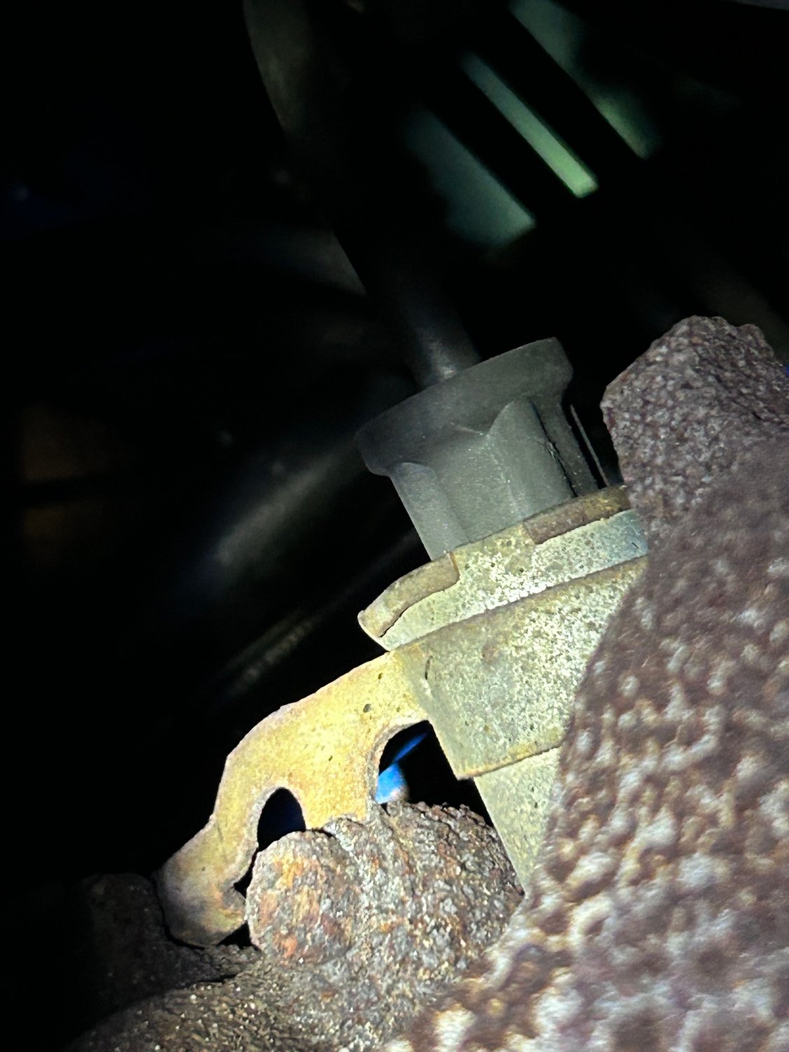 Rusted manifold bolts - best options - Ford Truck Enthusiasts Forums