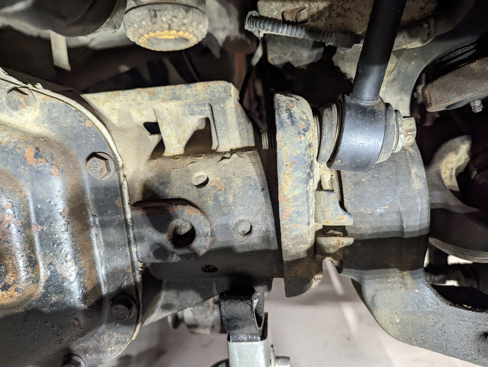 2008 D60 Knuckle ... One of these is not like the other... - Ford Truck ...