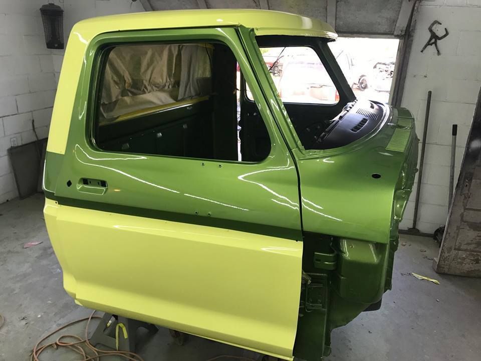 What colors is this two-tone truck? - Ford Truck Enthusiasts Forums