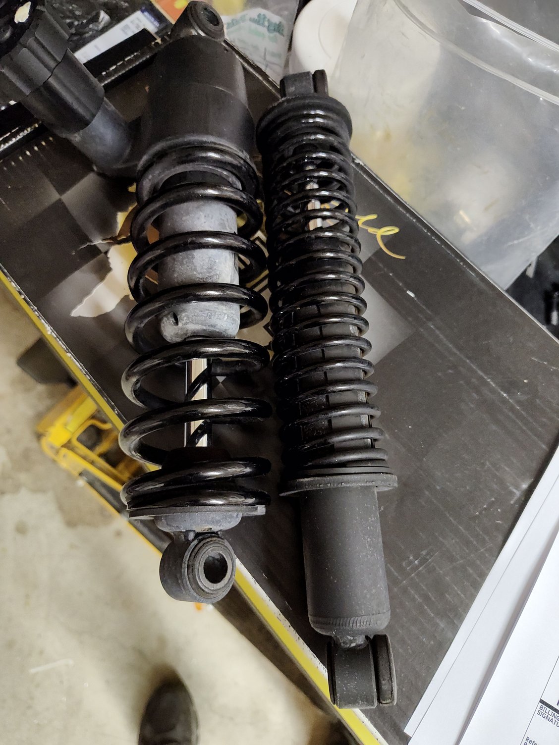 Harley OEM Hand Adjust Shocks - Harley Davidson Forums