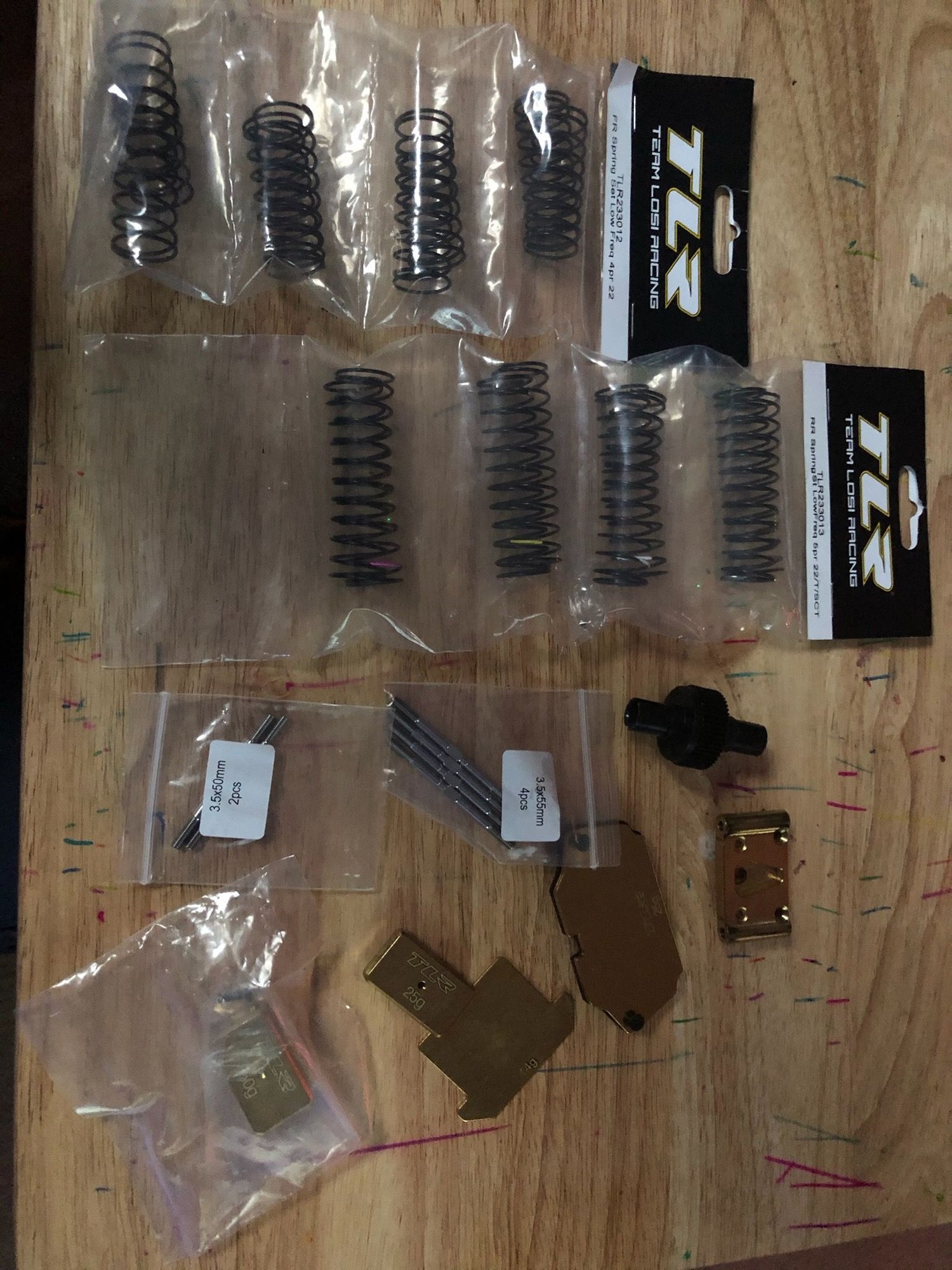 TLR 22 Tuning parts: Springs, brass weights, turnbuckles, gear diff - R ...
