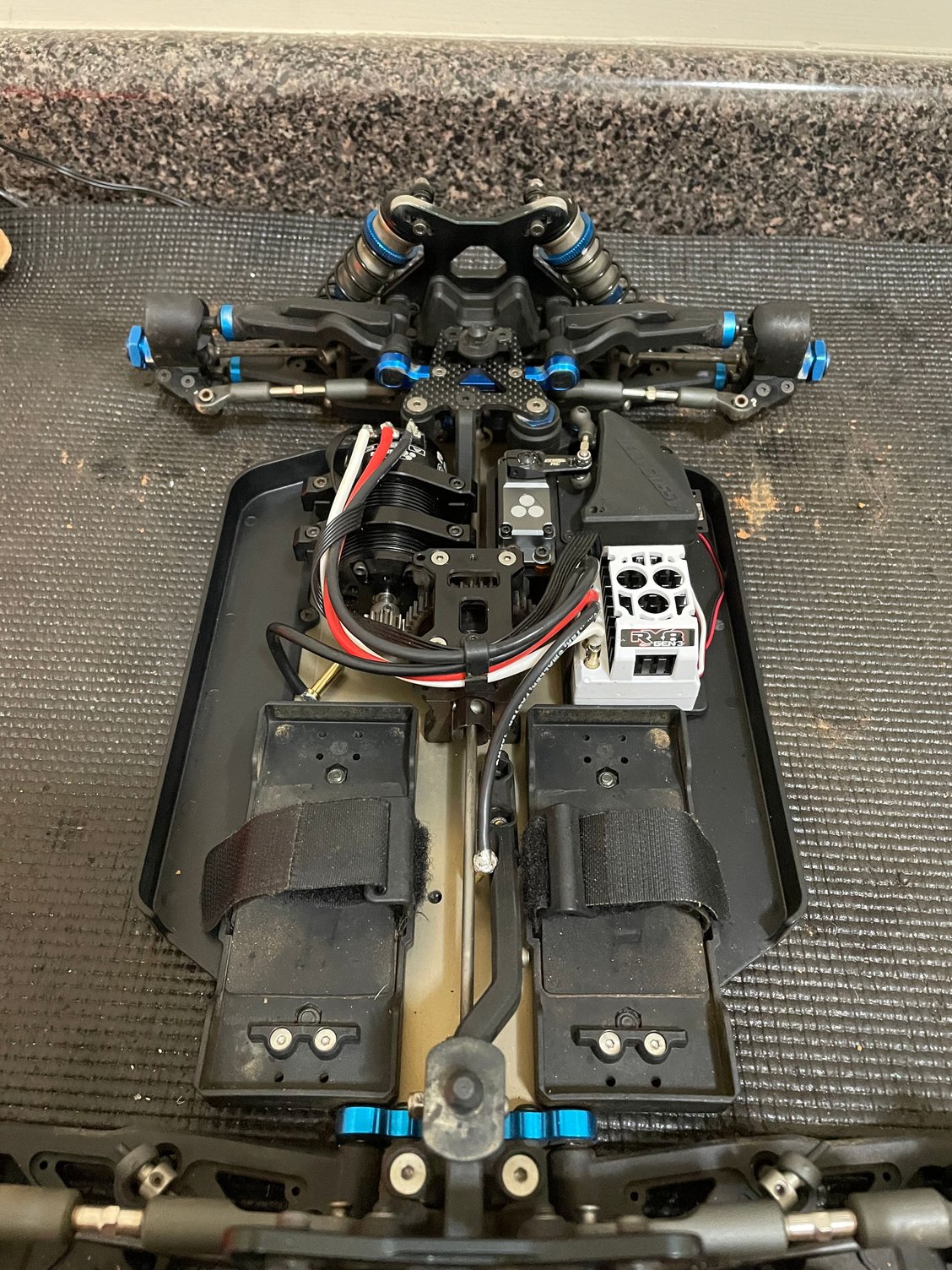 AE Rc8b4e roller - R/C Tech Forums