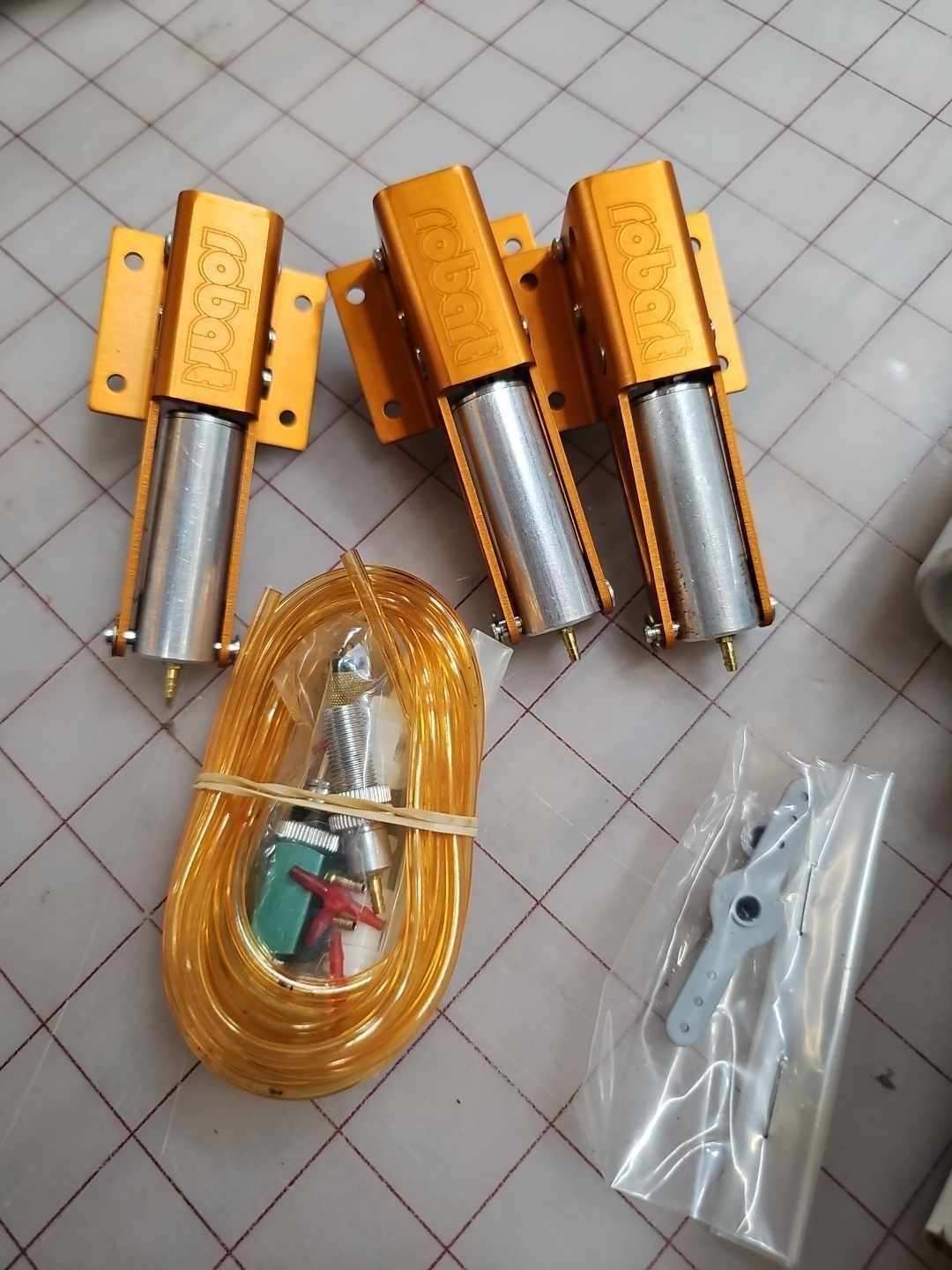Super rare DECUES WILD 25e2 w/ Retracts, motors, and esc's OFF SITE - RCU Forums