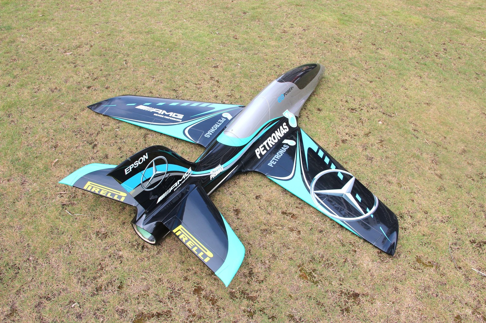 Pilot-rc PREDATOR 2.2m Sport jet / full composite - Page 15 - RCU Forums