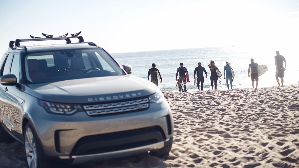 Land Rover debuts Dynamic Design Pack for Discovery in LA