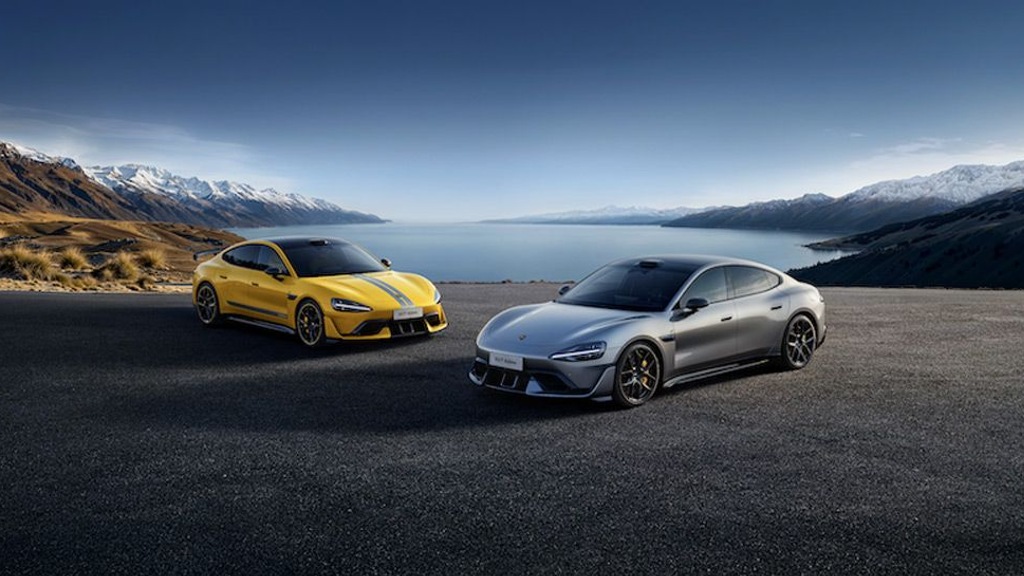 Xiaomi SU7 Ultra reaches market with 1,527 hp, sub-$73,000 price tag