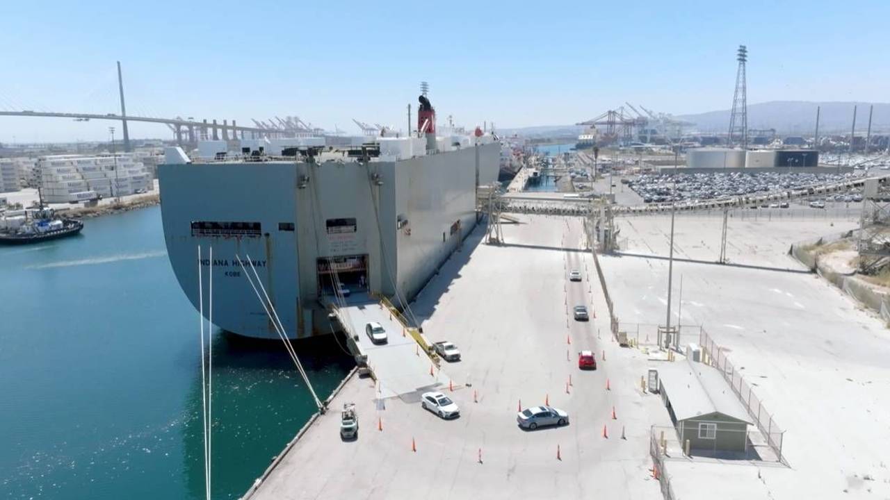 Toyota takes its biggest US port off the grid with hydrogen system