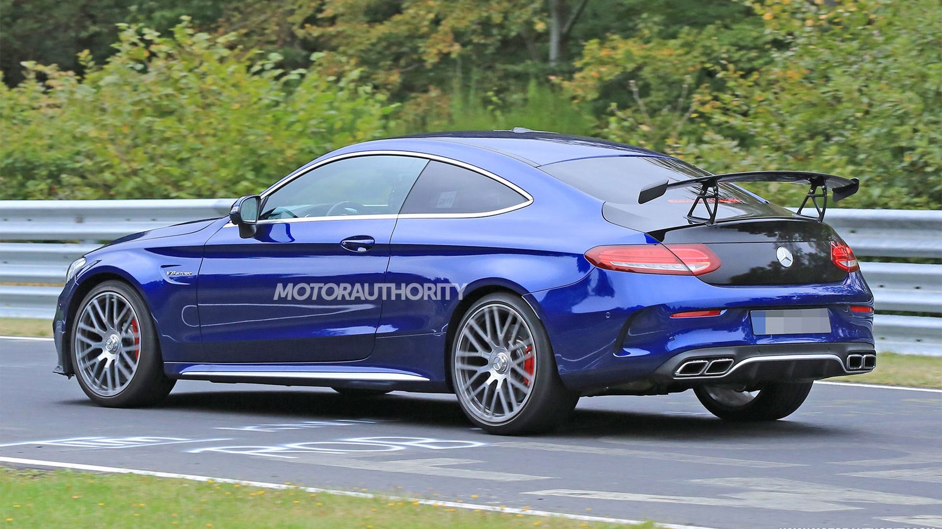 2018 Mercedes-AMG C63 R Coupe spy shots and video