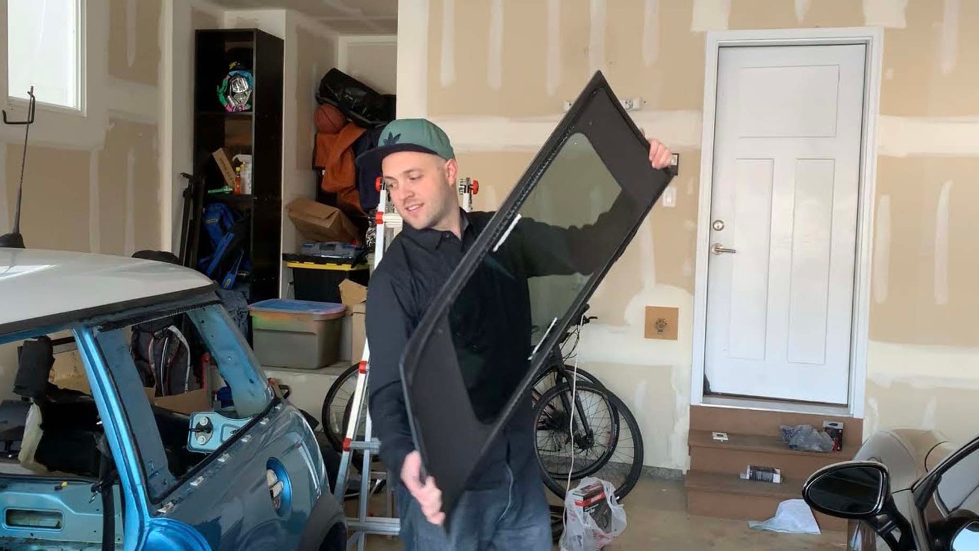 Junkyard Mini Cooper gets second life as racing simulator