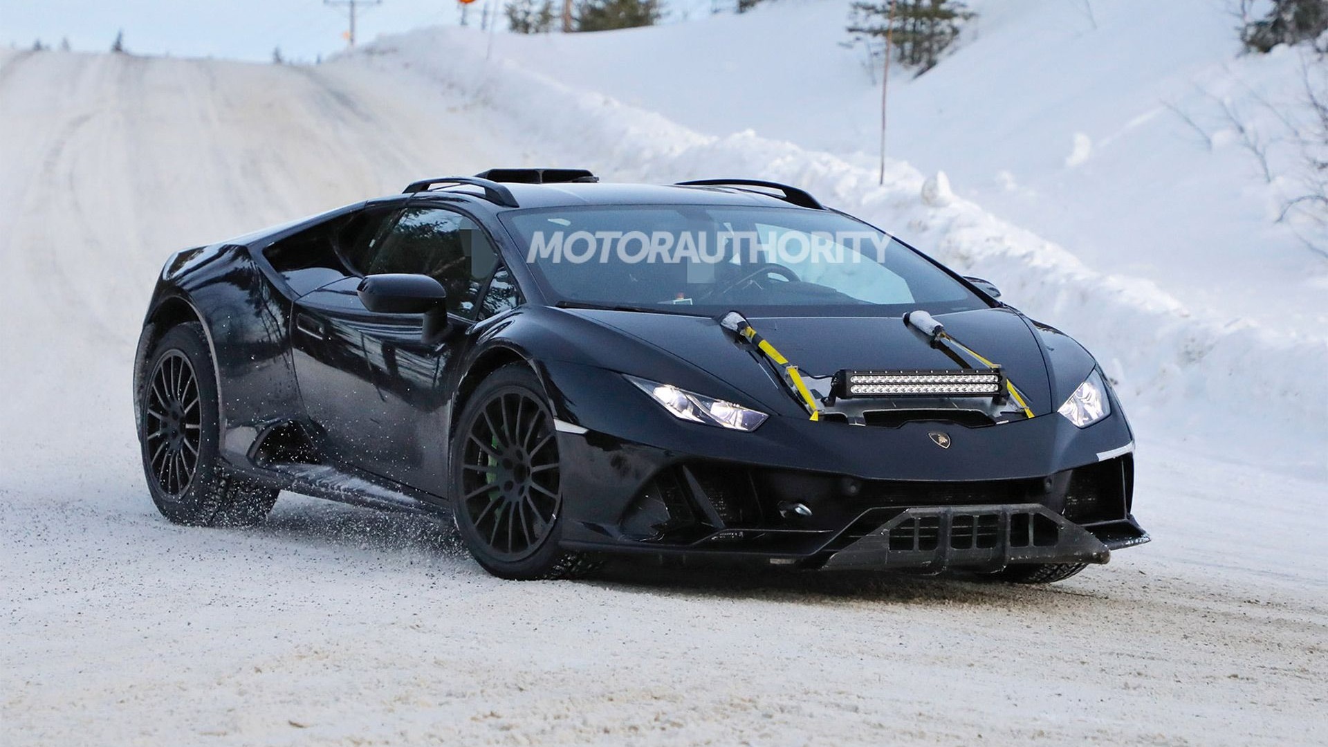 2023 Lamborghini Huracan Sterrato spy shots and video: High-riding ...