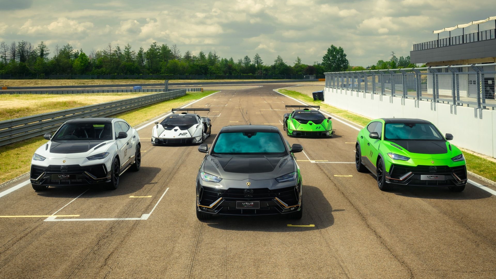 Lamborghini built an Urus inspired by a V-12 track car