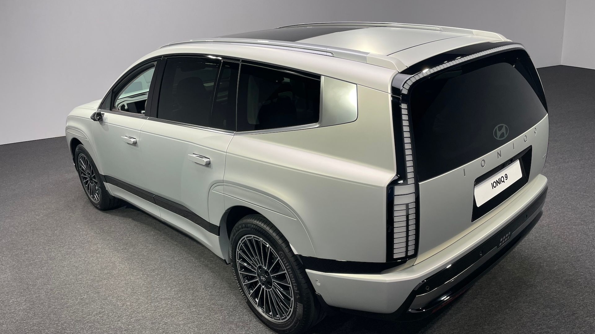 2026 Hyundai Ioniq 9 electric 3-row SUV bows with concept car looks