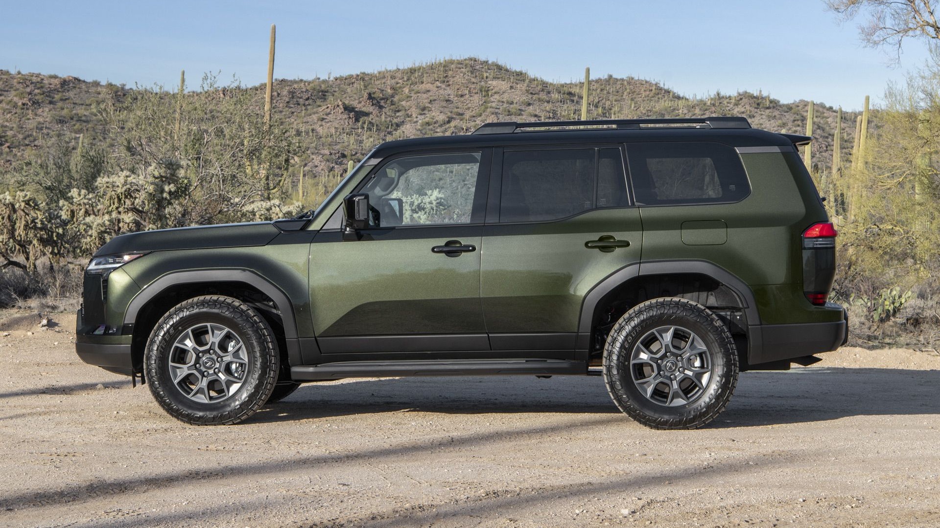 2025 Lexus GX debuts with 1.0-inch lift kit for Overtrails