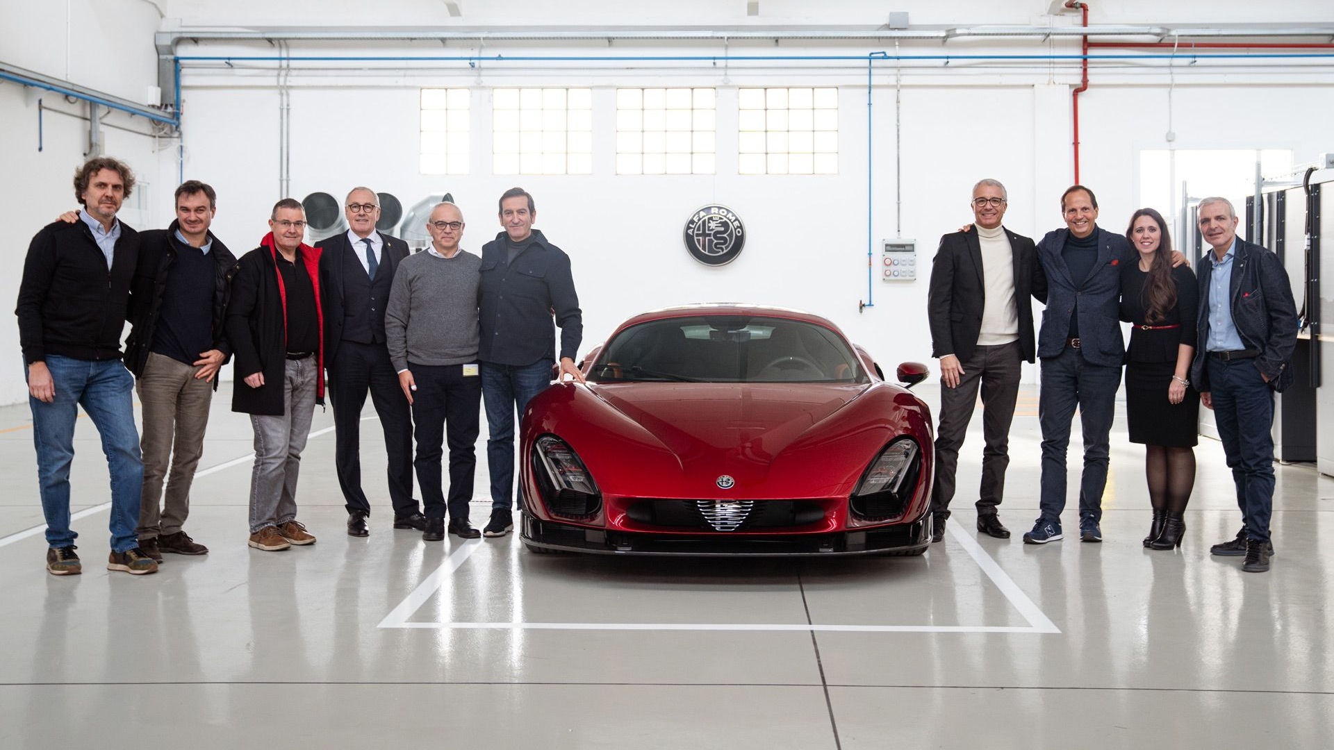 Alfa Romeo builds first customer example of modern 33 Stradale