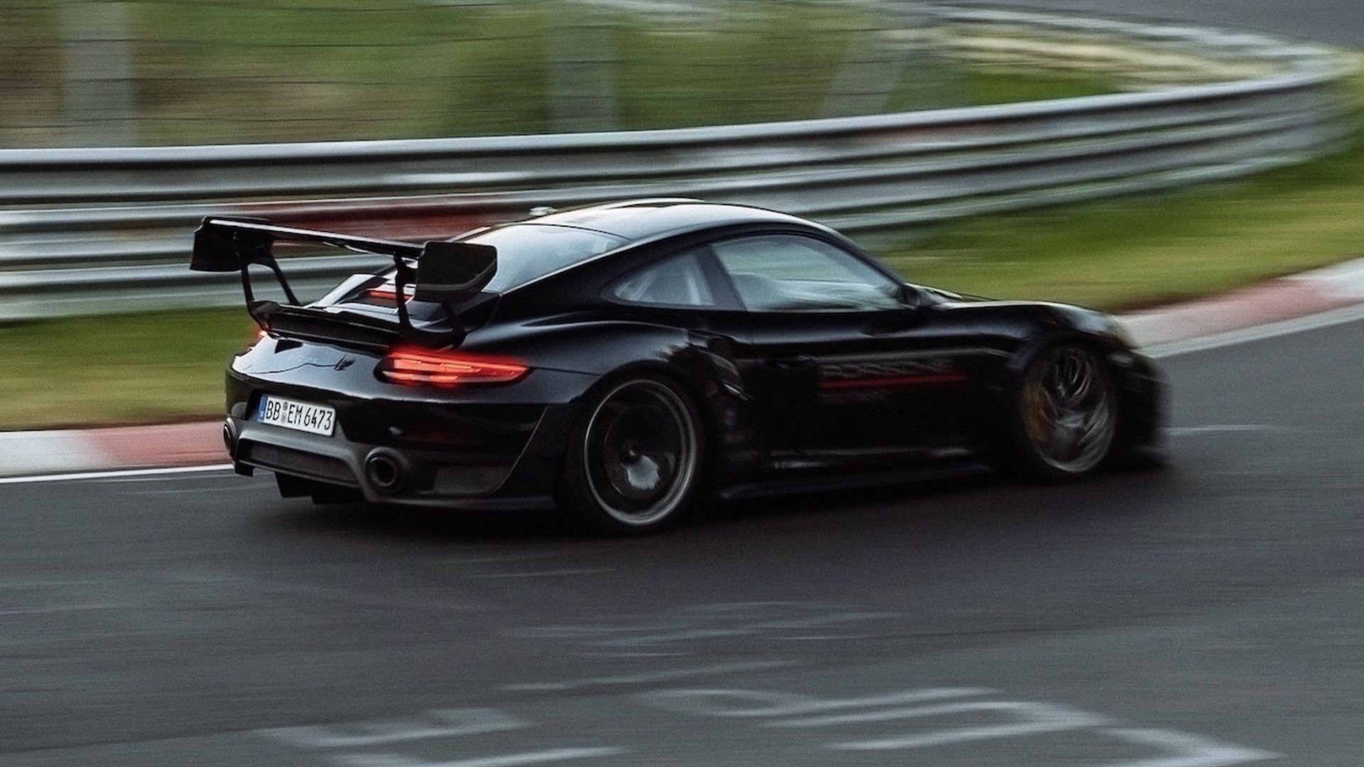Manthey ups performance of 991-gen 911 GT2 RS for $113,140